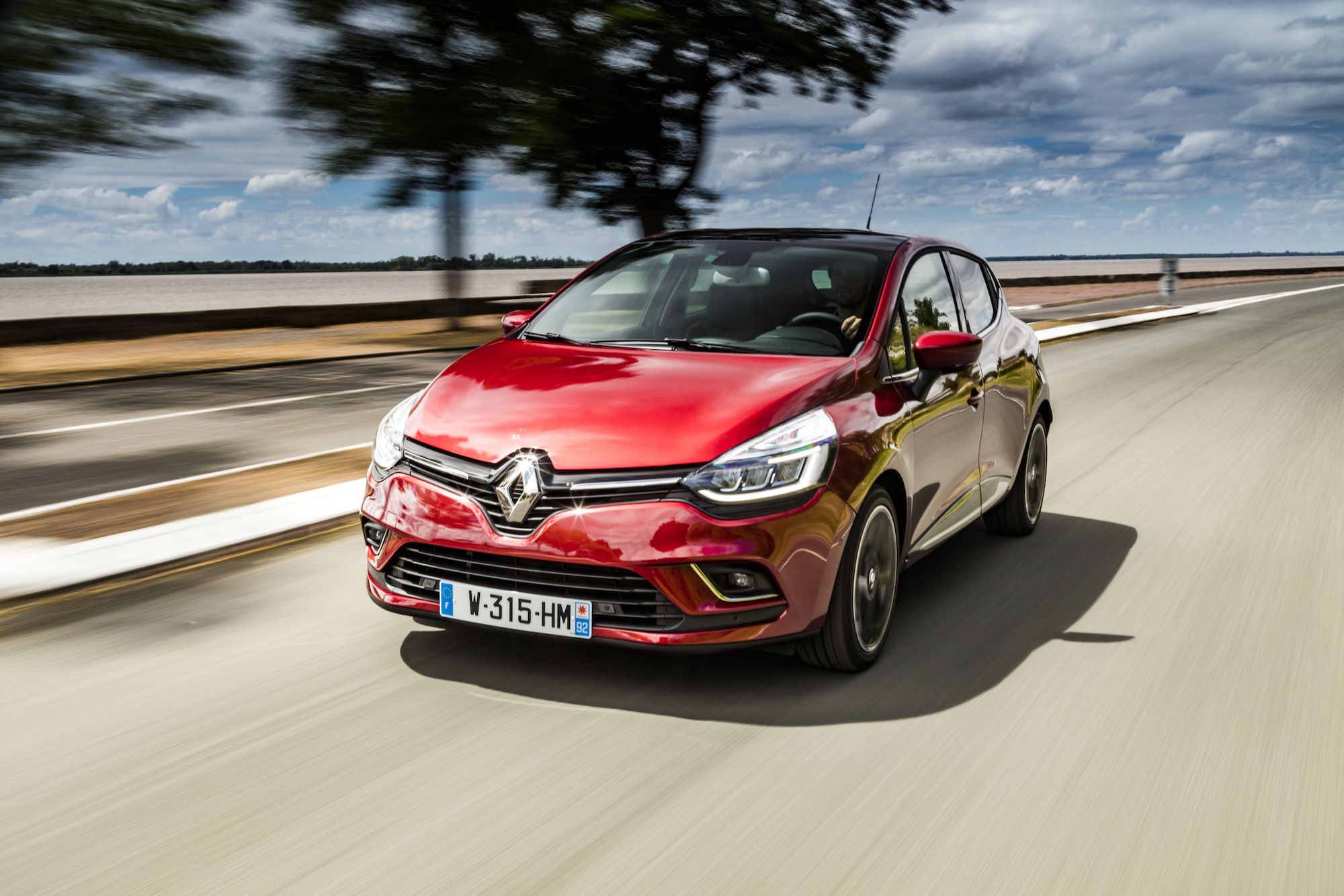 Nowe Renault Clio - pierwsze zdjęcie, silniki, kiedy premiera
