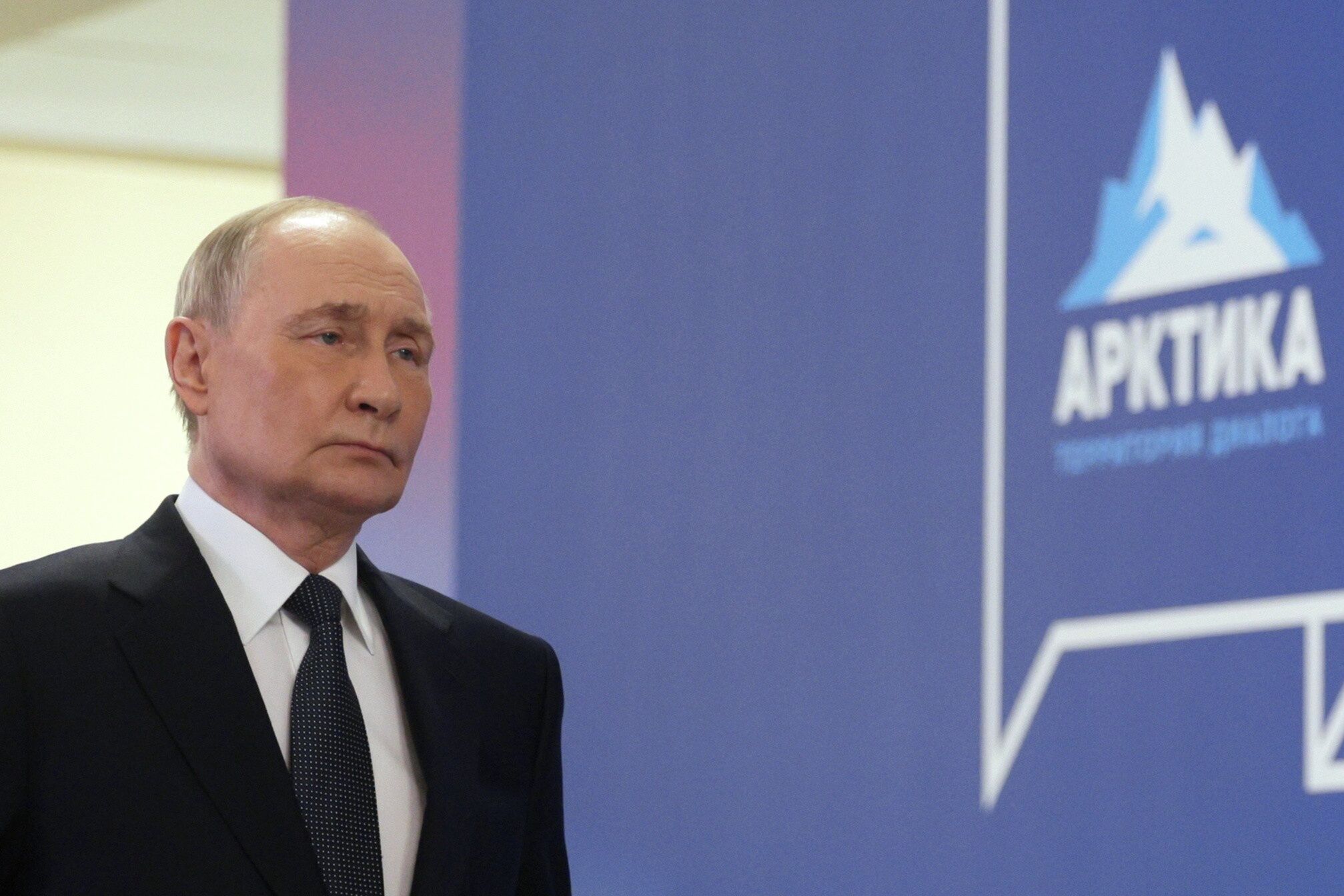 Putin eyes collaboration amid Arctic military boost