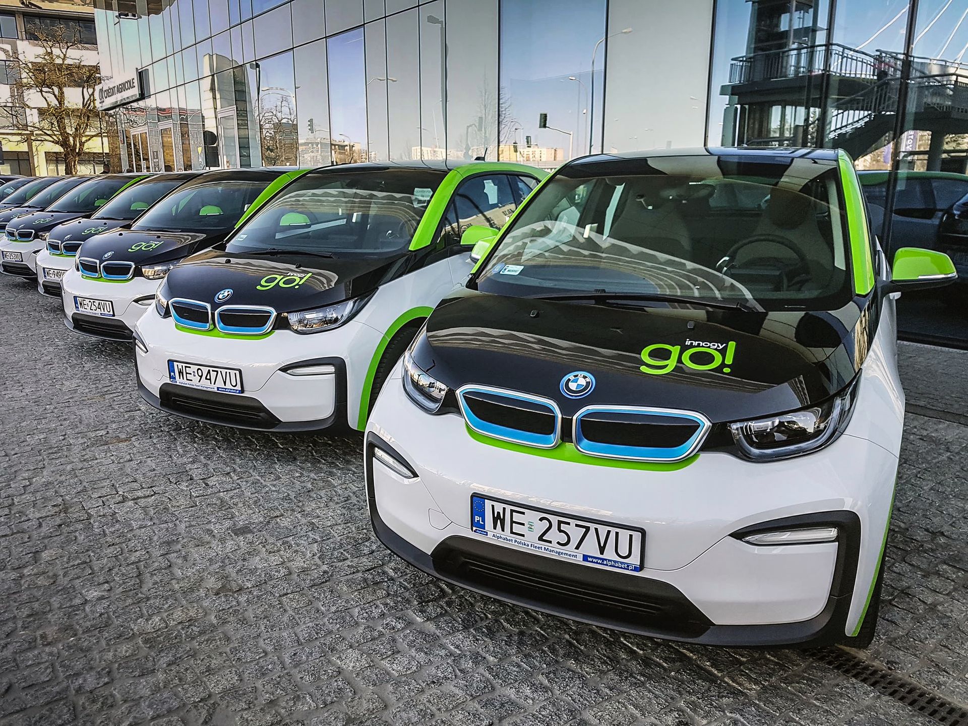 innogy go - BMW i3 na minuty, cena, stawki, aplikacja