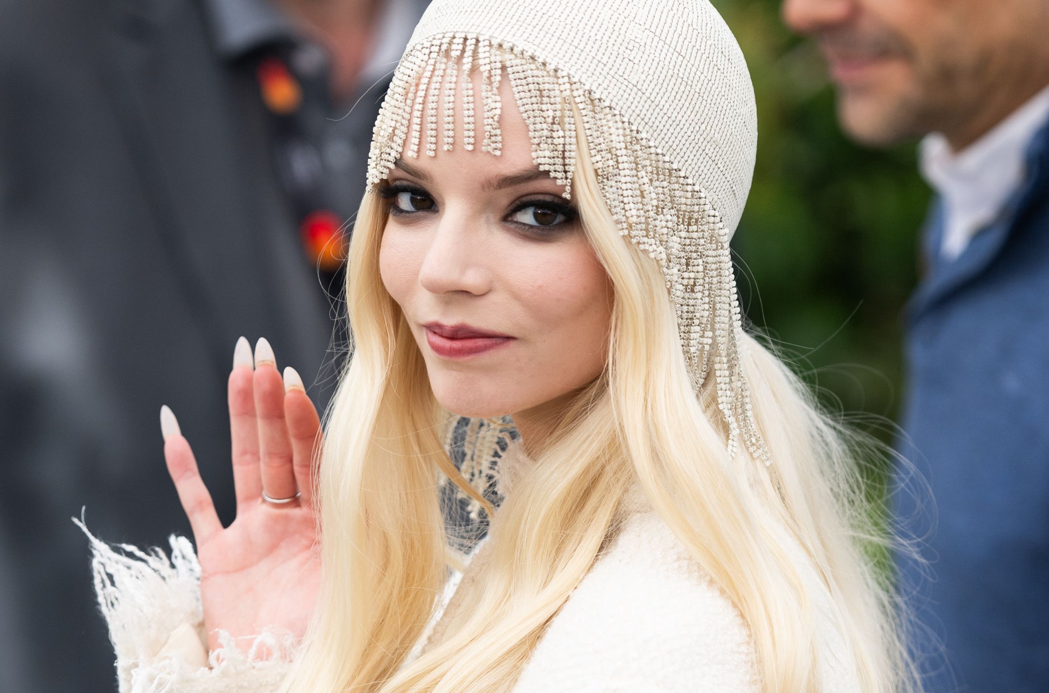 Anya Taylor-Joy stuns Cannes with retro-goth fashion statement Anya Taylor-Joy stuns Cannes with retro-goth fashion statement