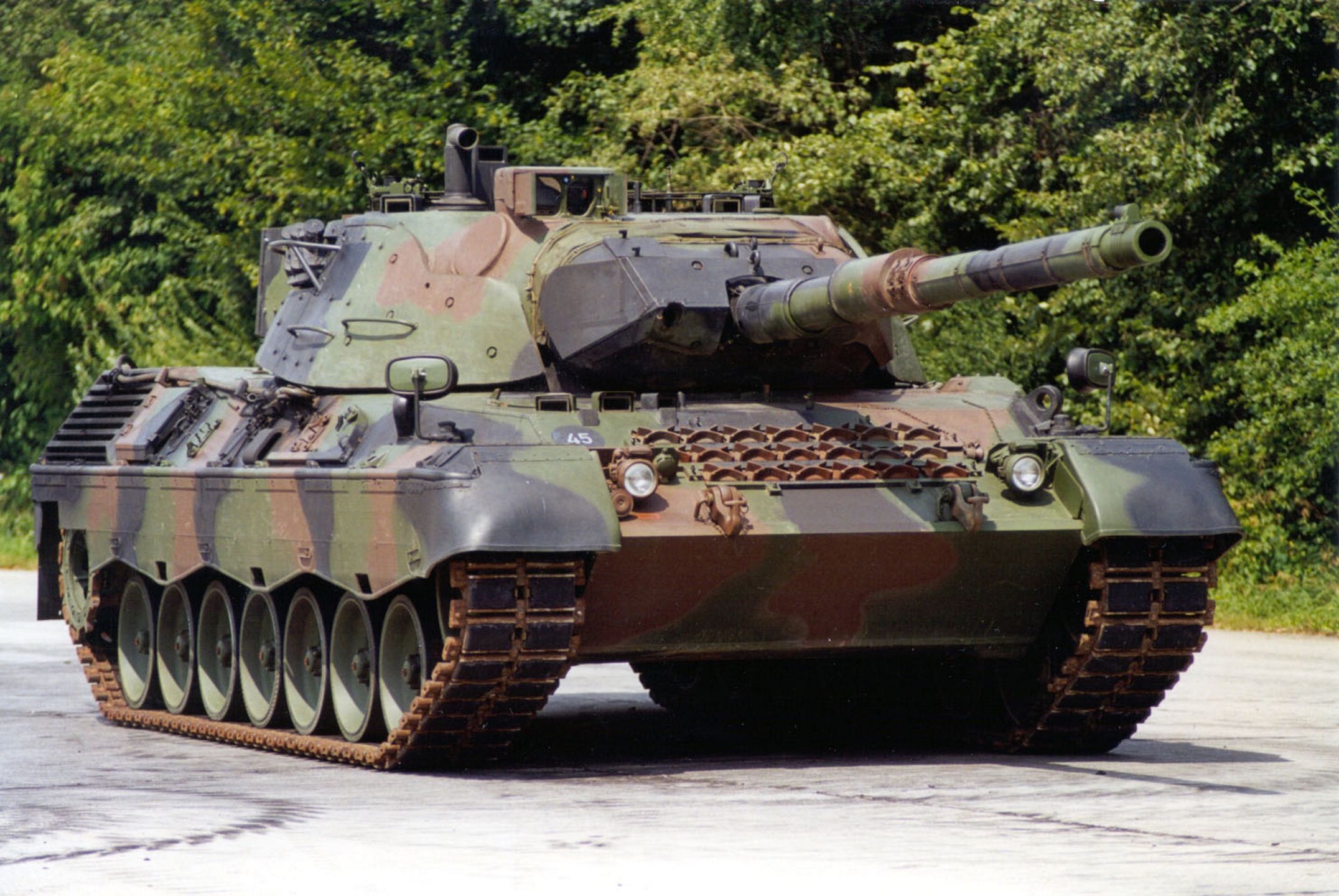 Czołgi Leopard 1 dla Ukrainy. Mają układ kierowania ogniem z Leopardów 2