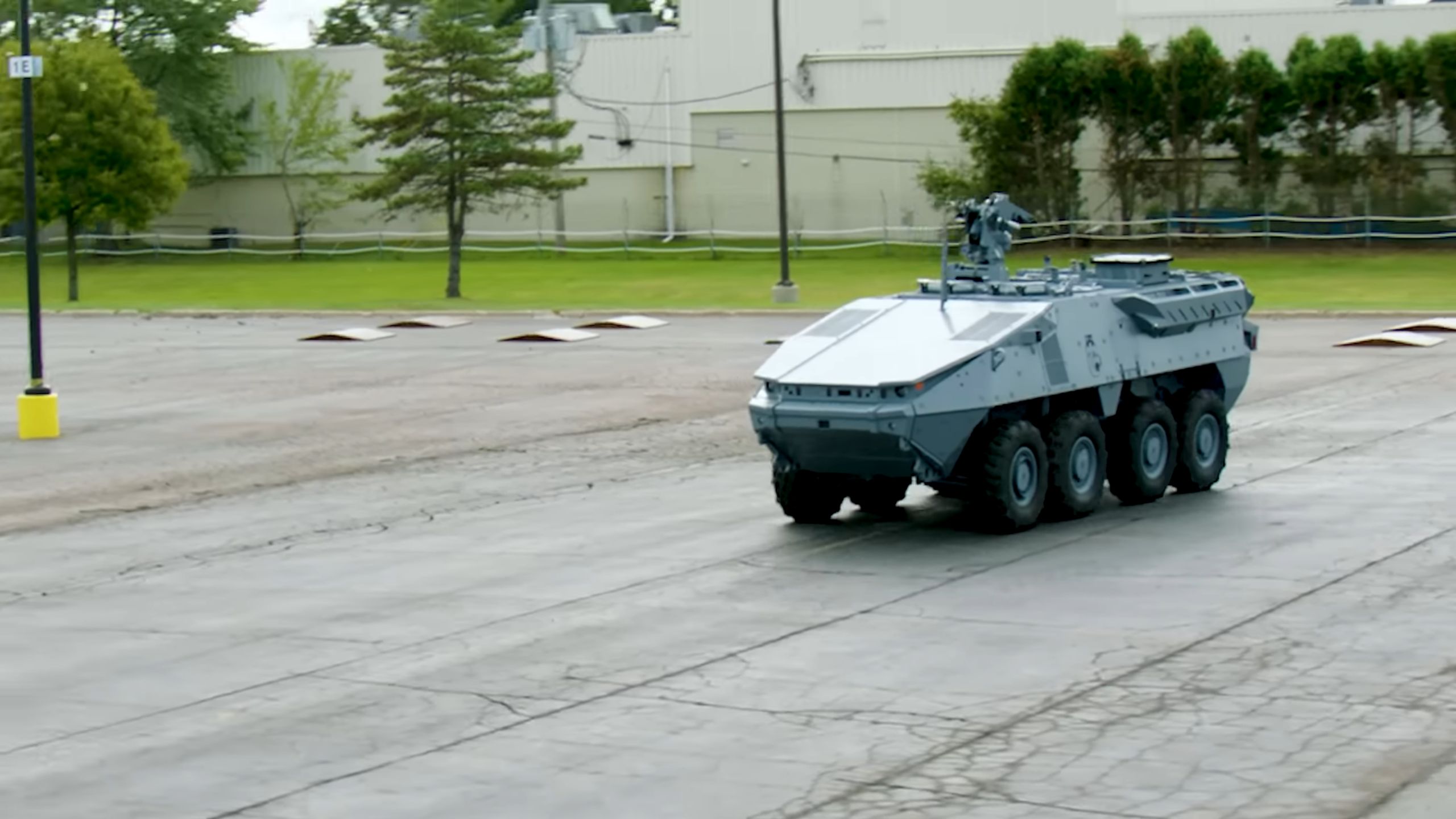 Hybrydowy StrykerX. Ze starego Strykera niewiele zostało