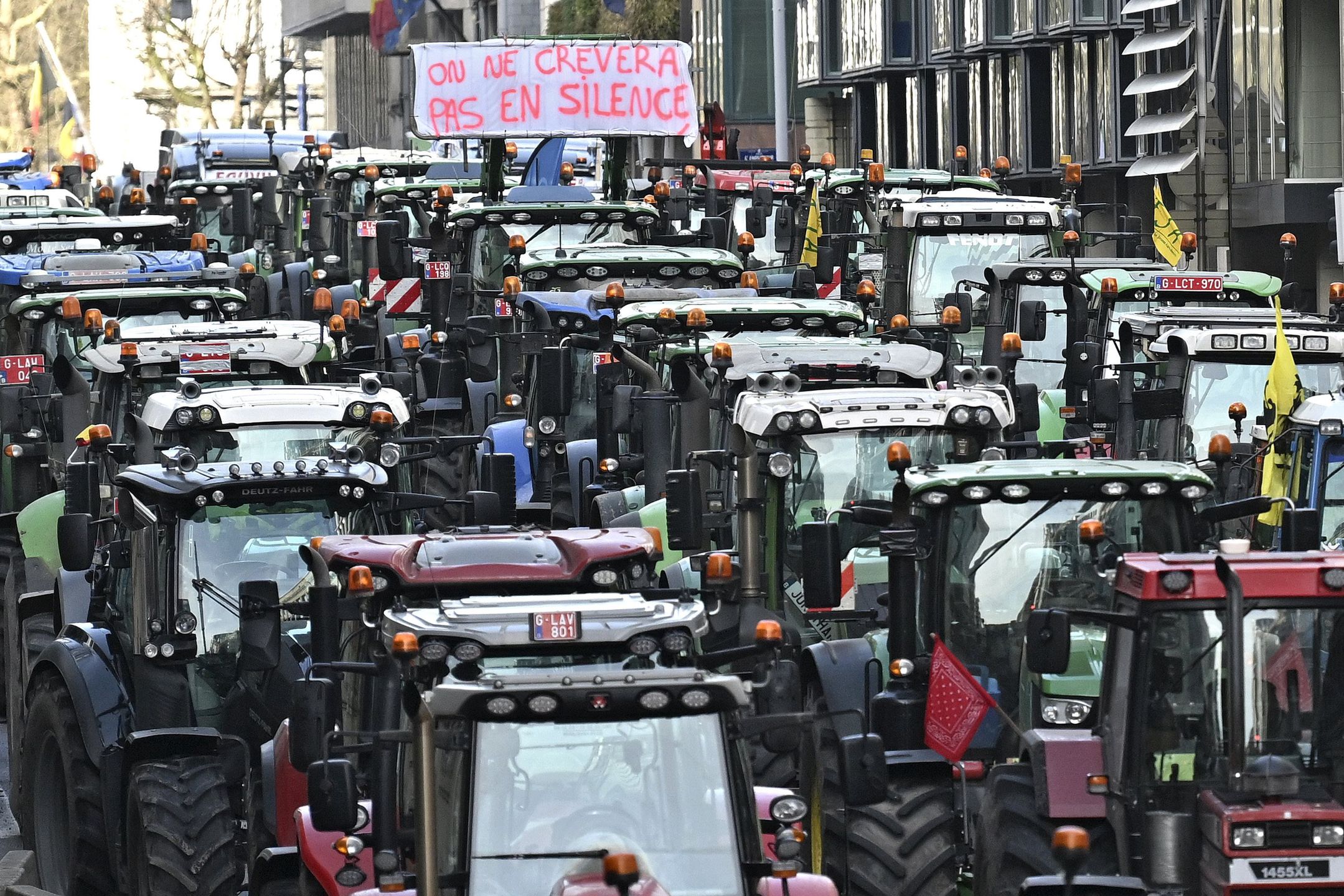 Over a thousand tractors blockade Brussels: Farmers protest EU ...