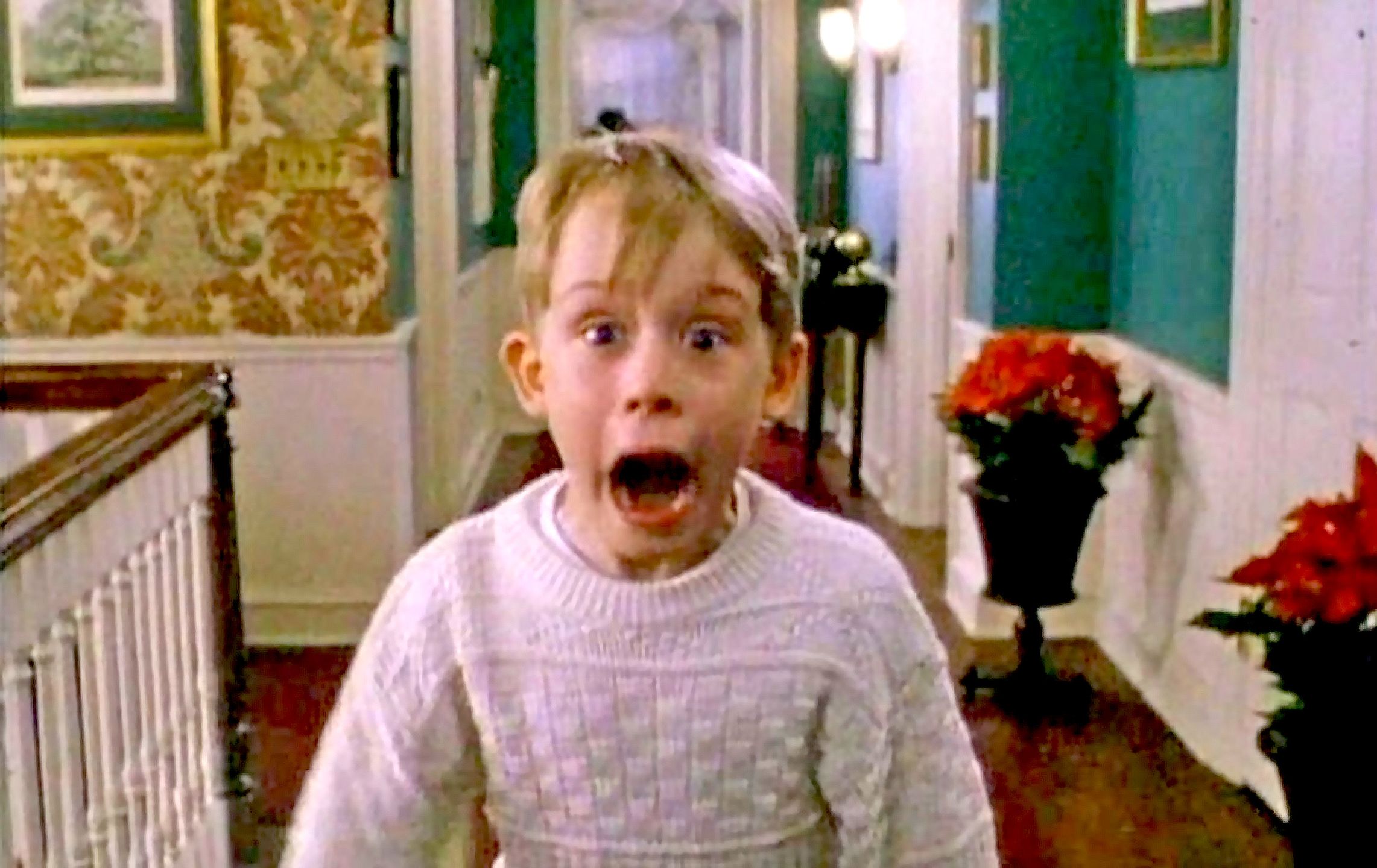 Kevin znów sam w domu. Macaulay Culkin odtworzył sceny z filmu w ...