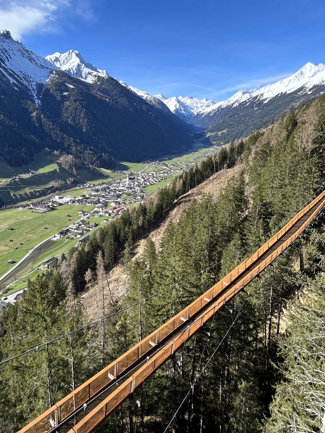 Nowy wiszący most w Europie. "Jak marzenie"