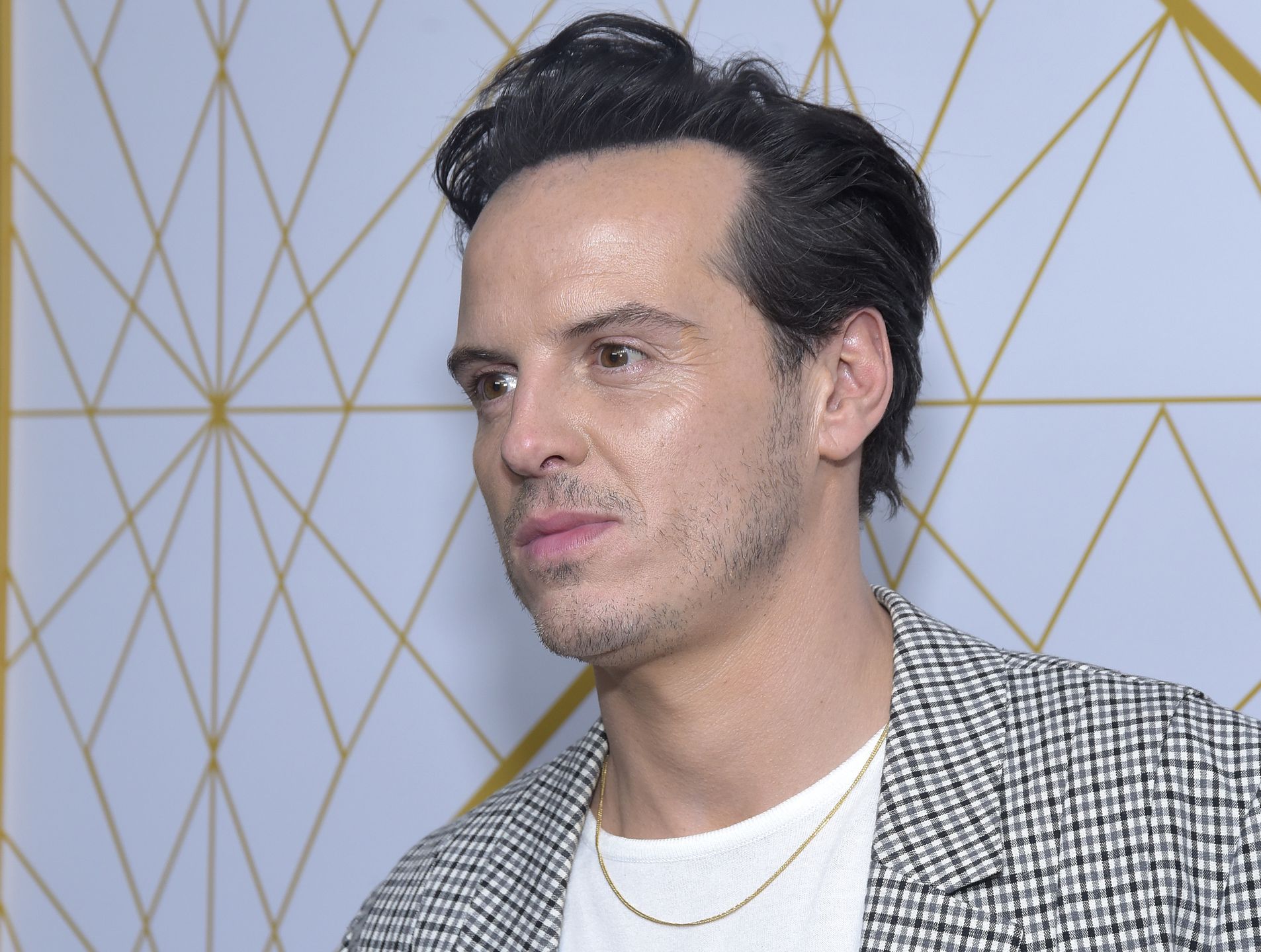 Andrew Scott halts Hamlet for laptop user: Inside the actor's defiance ...