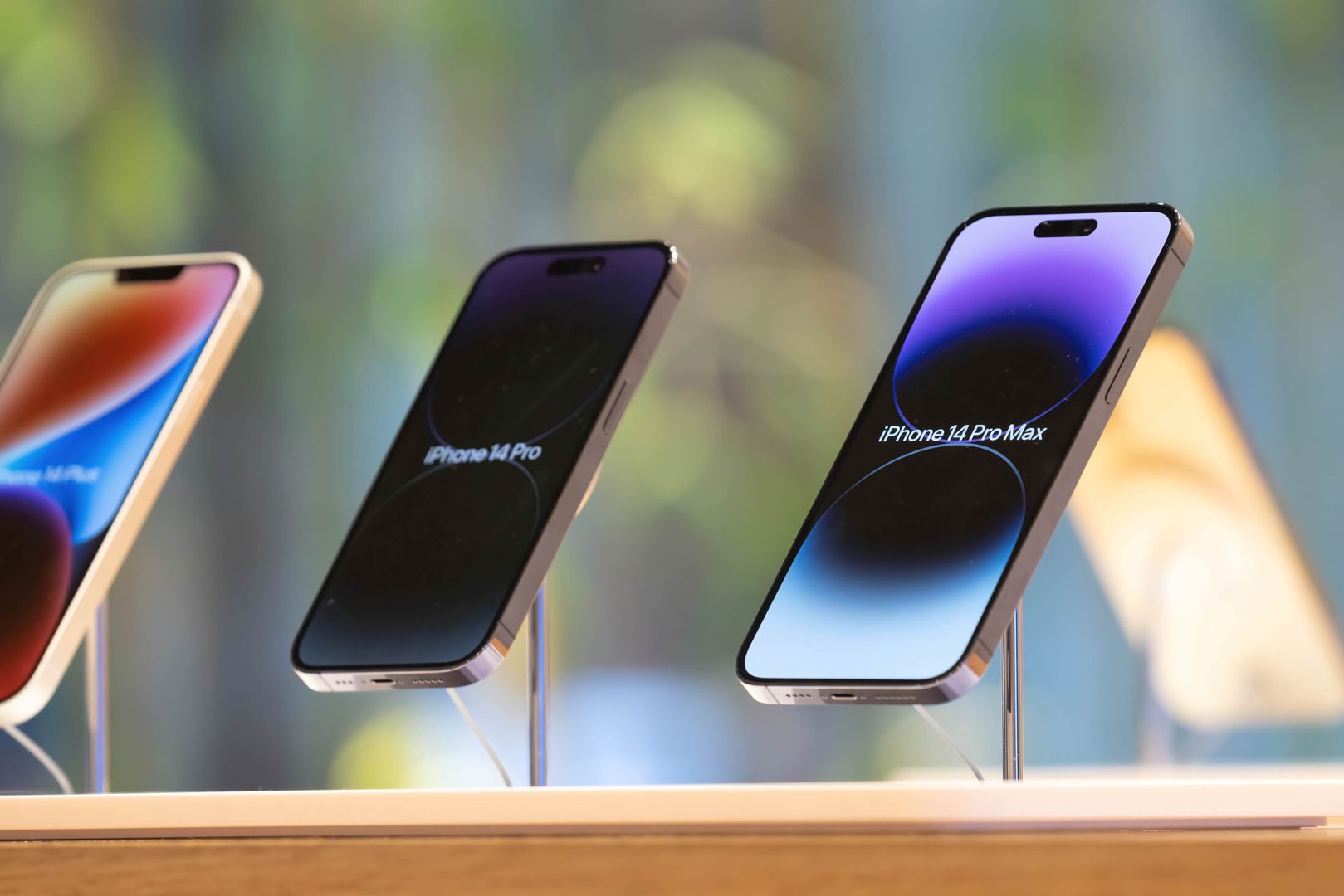 iPhone będzie już nie tylko smartfonem. iOS 17 da mu nowe zastosowanie iPhone będzie już nie tylko smartfonem. iOS 17 da mu nowe zastosowanie
