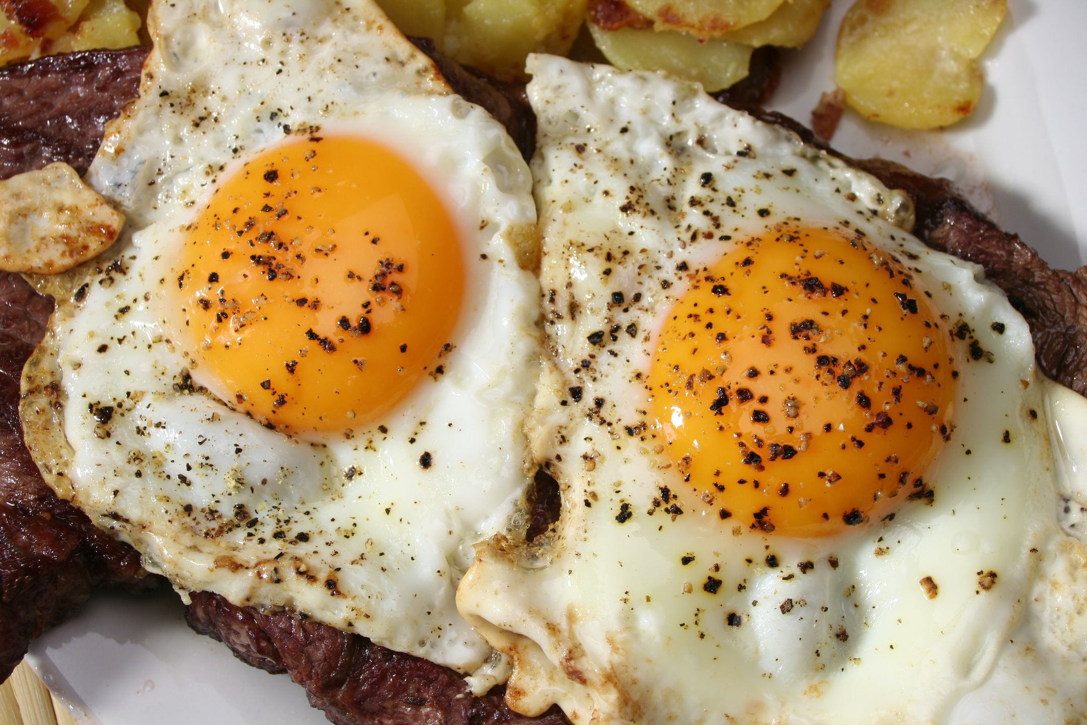 Breakfast timing matters. Optimal hours revealed for your first meal's ...