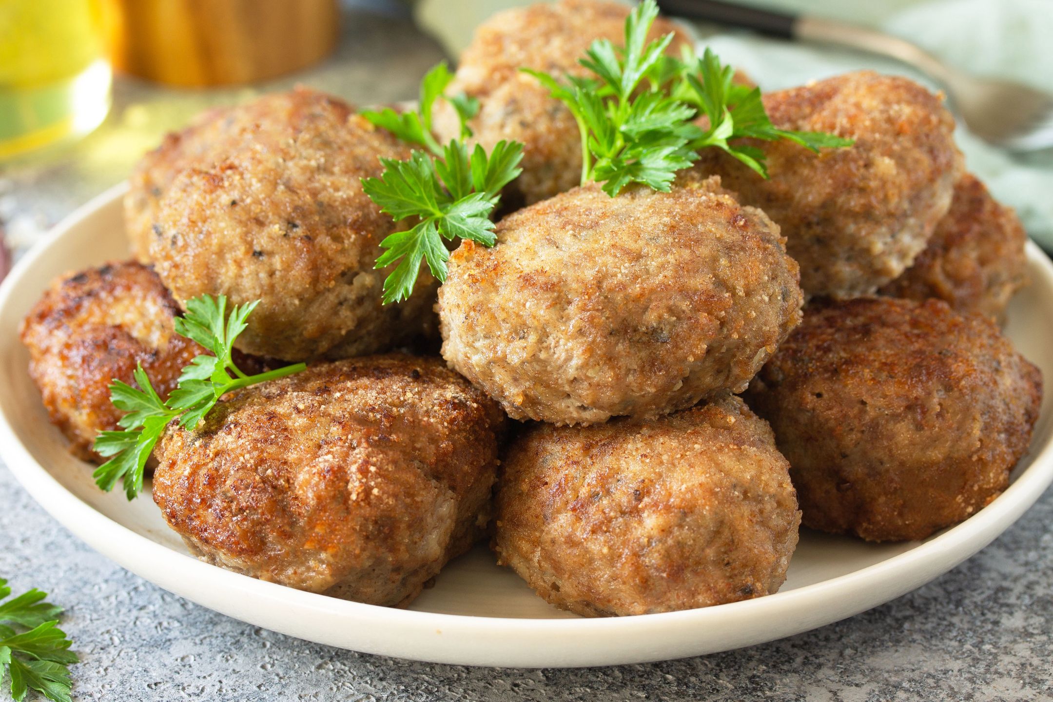 Dodaję zamiast bułki tartej do kotletów mielonych. Są zdrowsze i ...