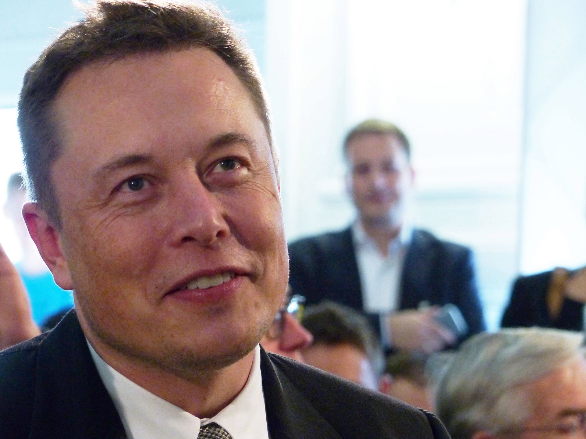 Kolejny projekt Elona Muska rodem z science-fiction. Chce połączyć ...