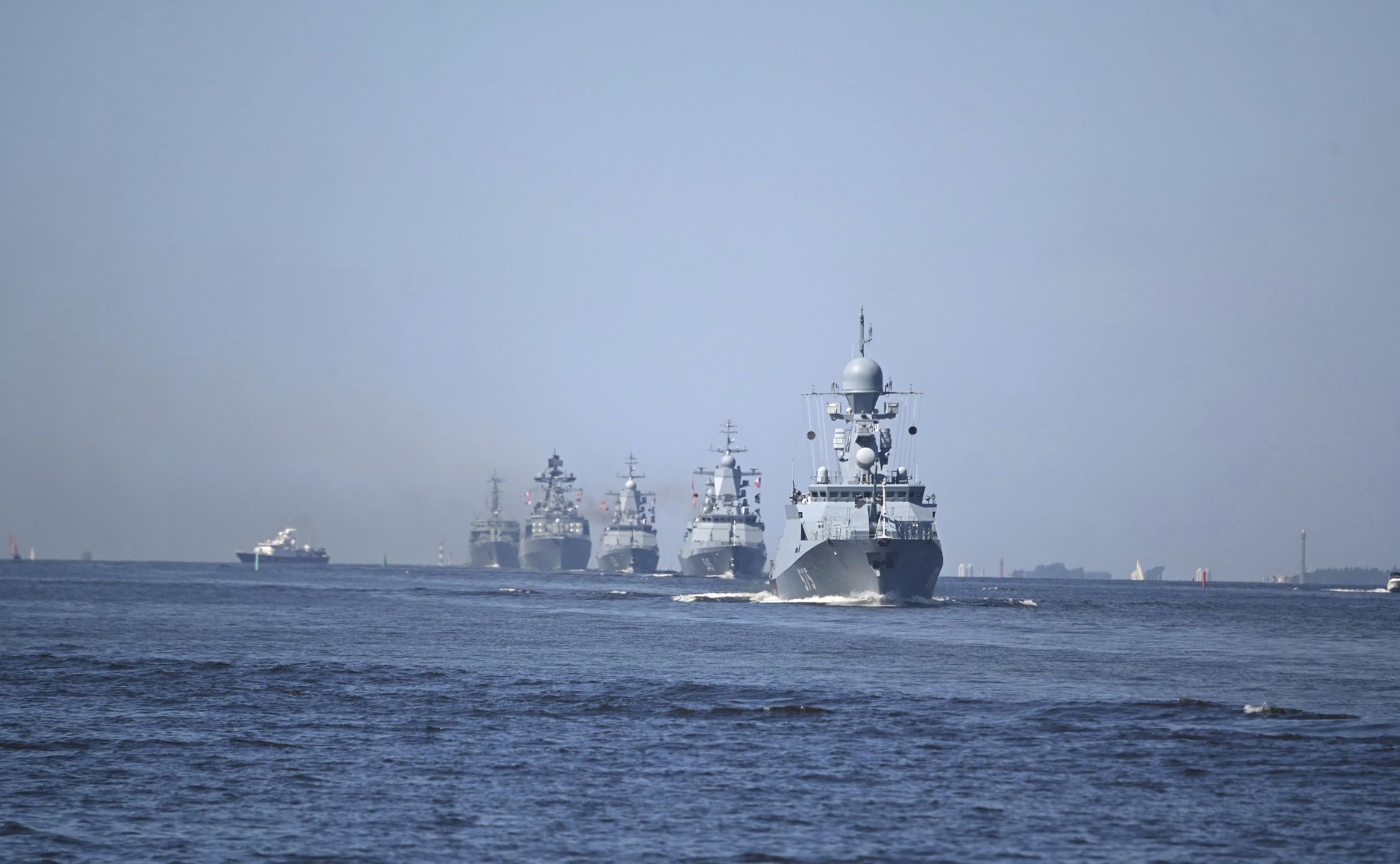Russian navy ships to visit Havana, White House responds