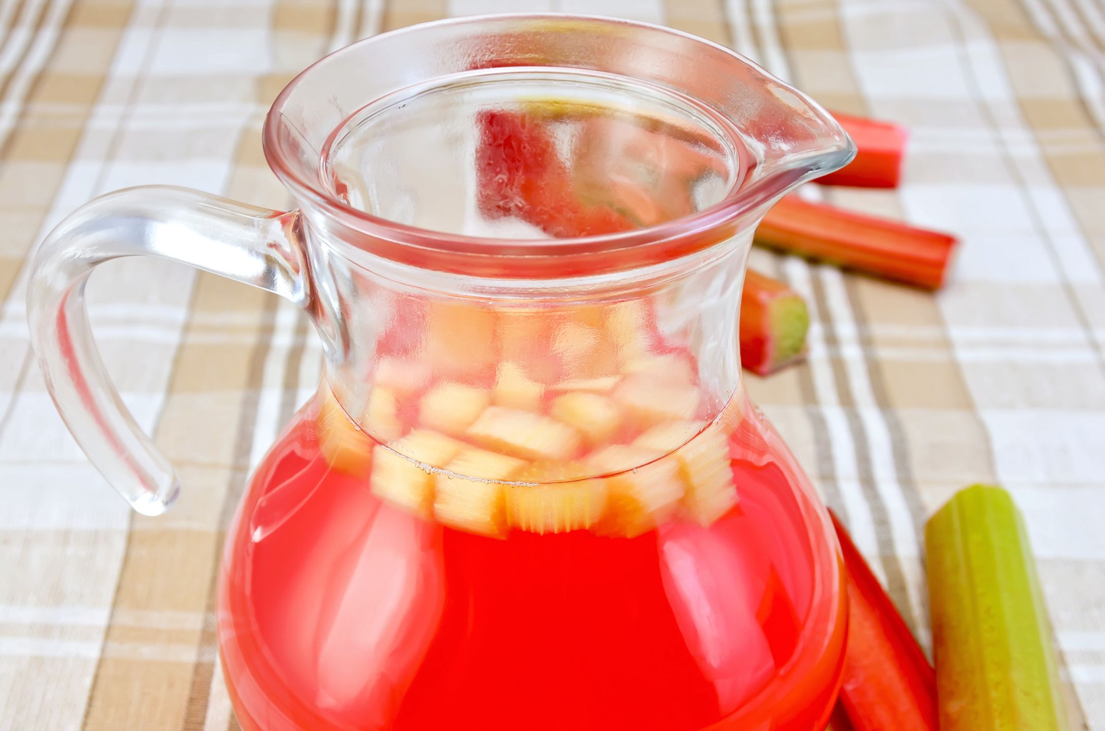 Rhubarb compote: A nostalgic drink with modern health perks