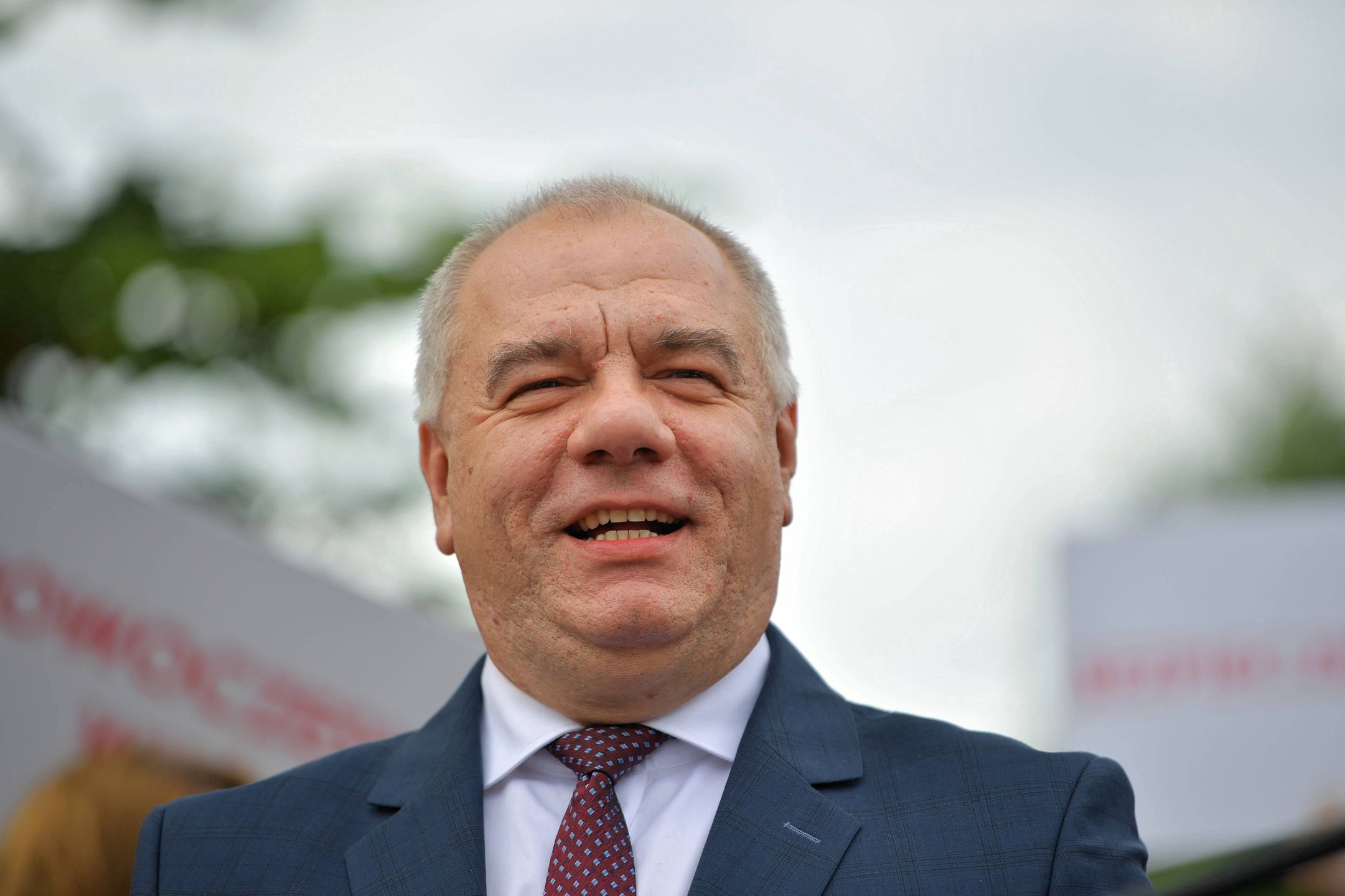 Sasin znów to zrobił. Powtórzył legendarny wpis. Internet drwi i drży