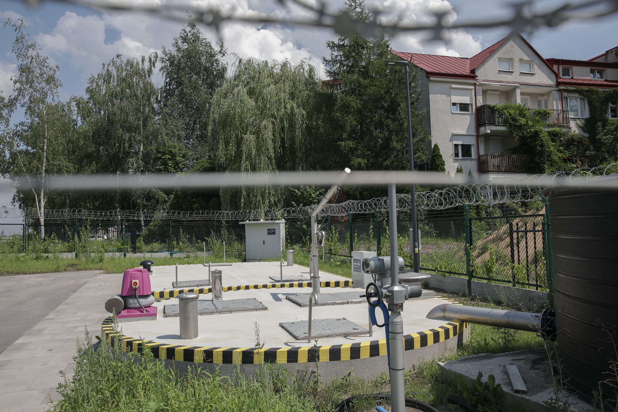 Przepompownia ścieków zatruwa życie warszawiakom. "Smród jest do ...