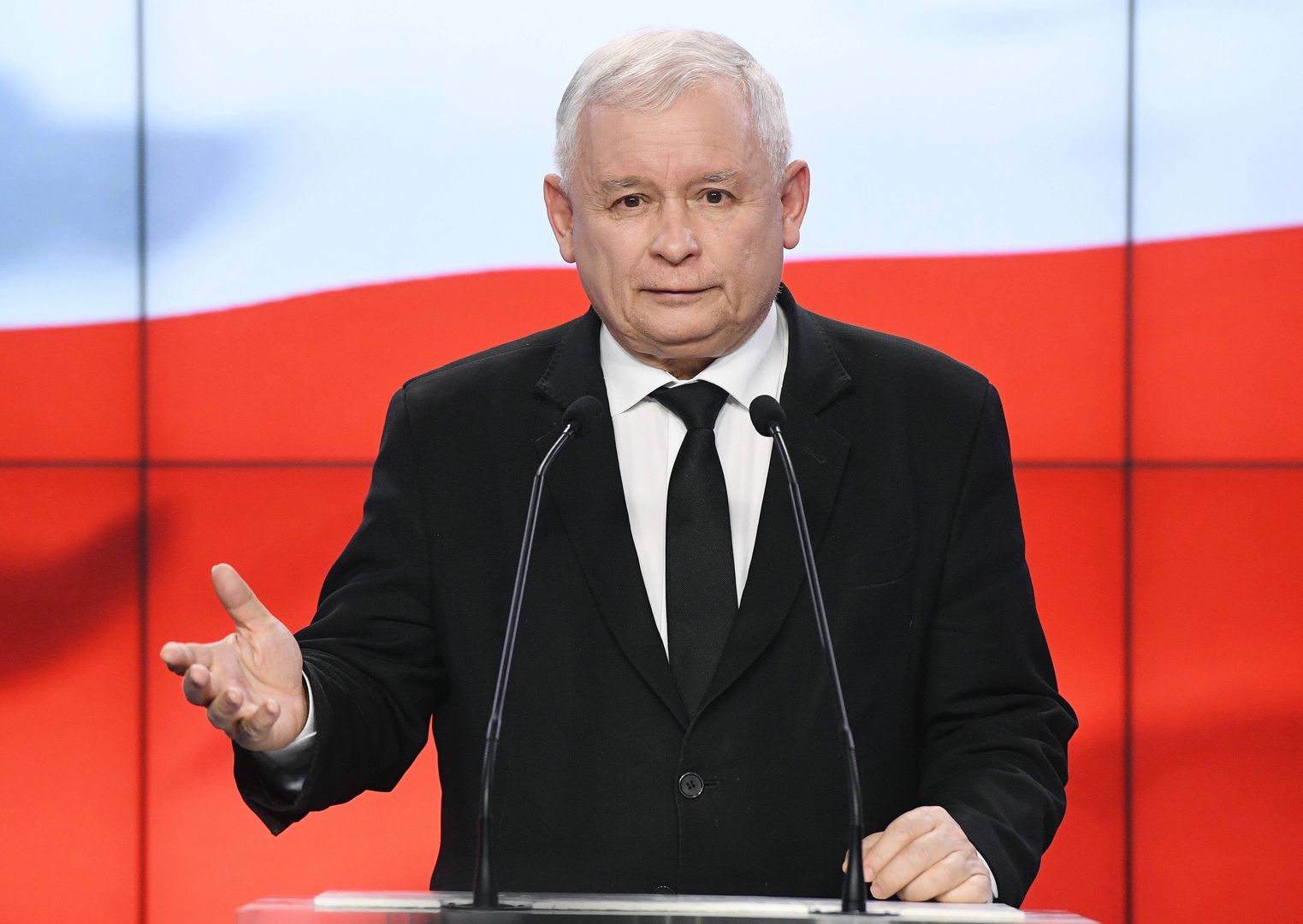 Kaczyński obwinia Szydło i Kempę o spadki w sondażach. Kaczyński obwinia Szydło i Kempę o spadki w sondażach.