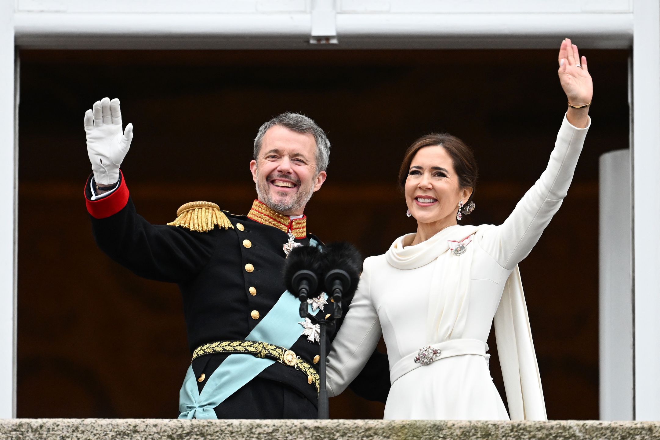 From queen to king. Denmark hails Frederick X in grand throne ...
