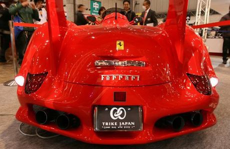 Ferrari Hyabusa Trike w Tokyo