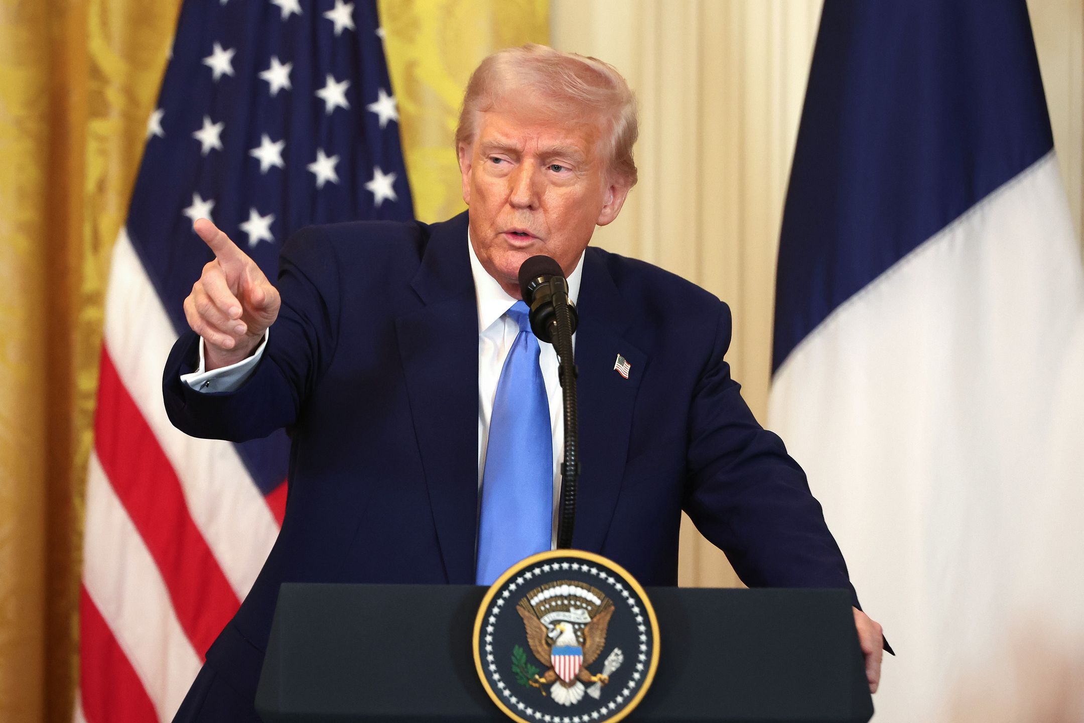 Ukraine strikes mineral deal with USA amid global rivalry