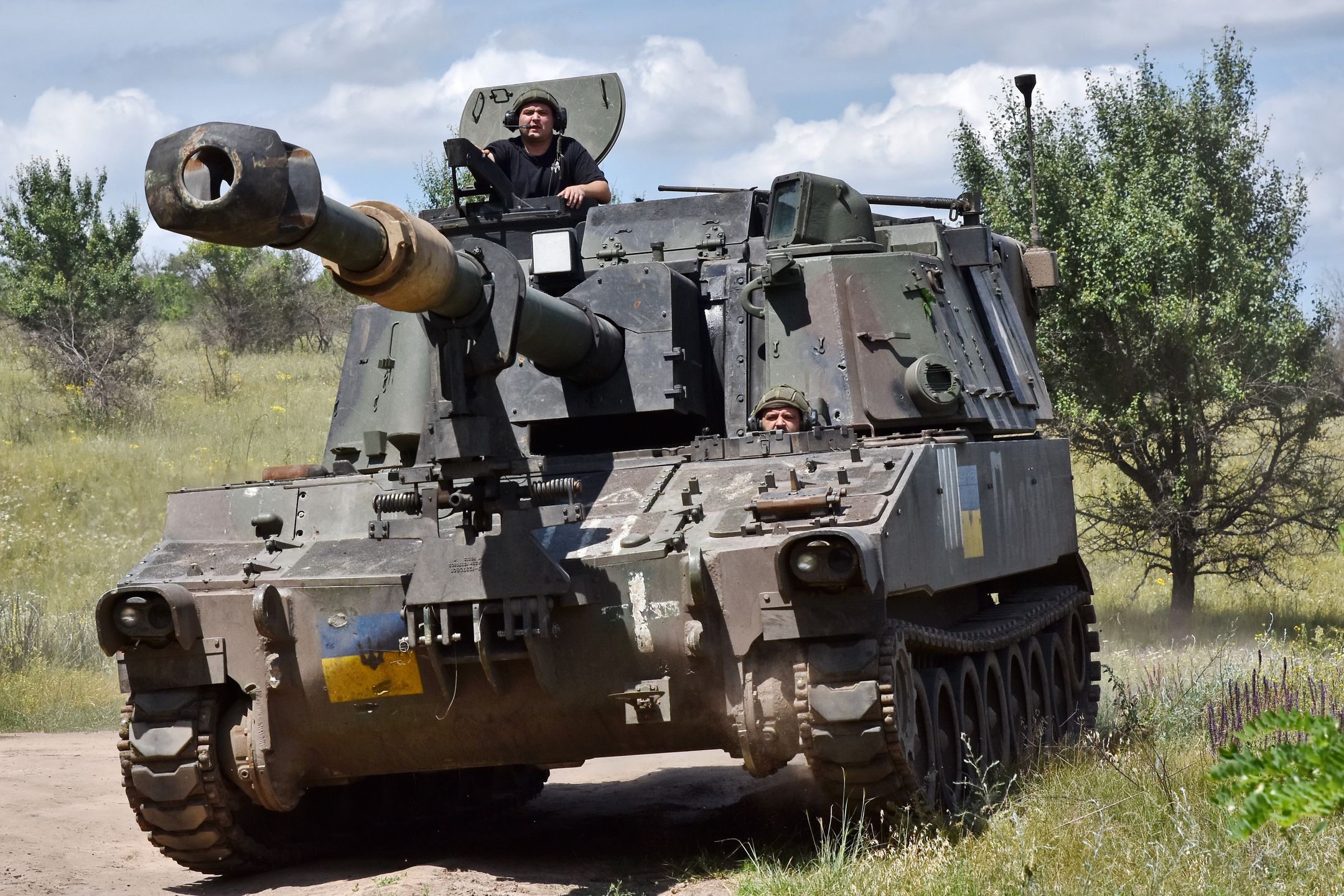 Ukraine training video reveals older Dutch Howitzers in use