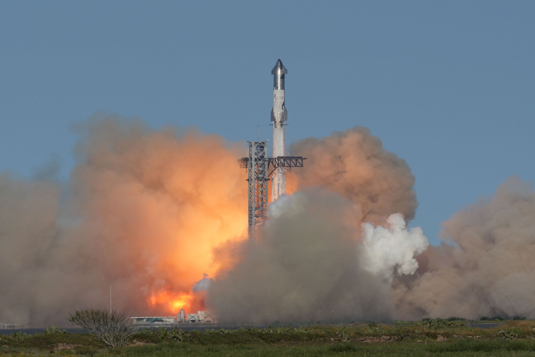 SpaceX's starship splashdown: A leap forward in rocket tech