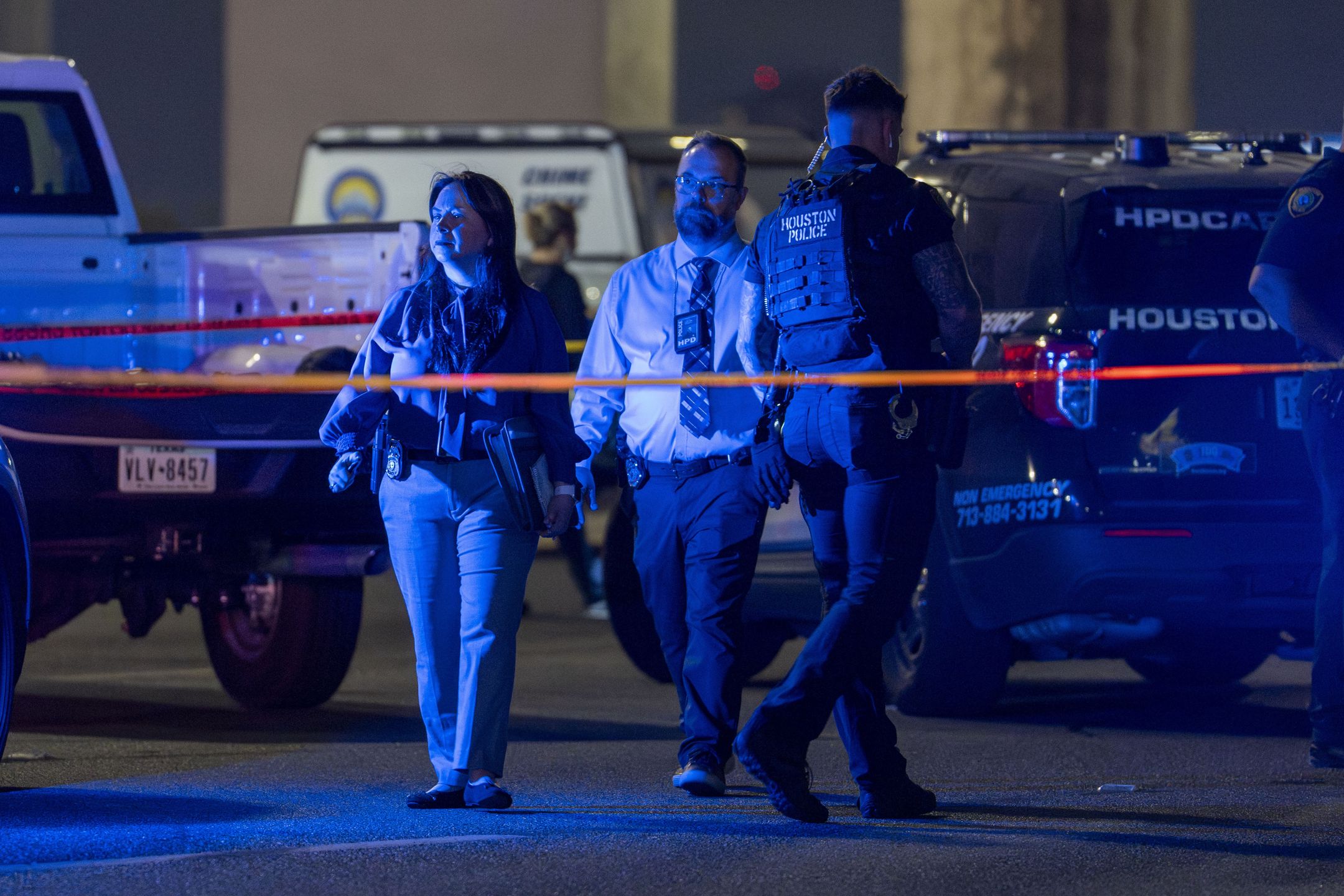 Christmas robbery turns violent: Children shot in Houston