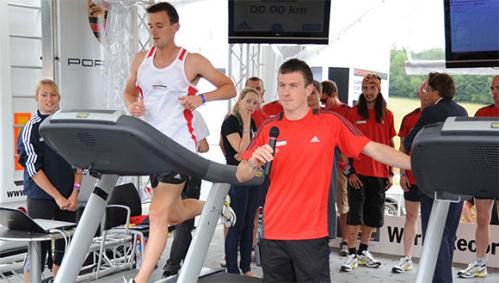 Porsche pobiło Rekord Guinnessa... w bieganiu!