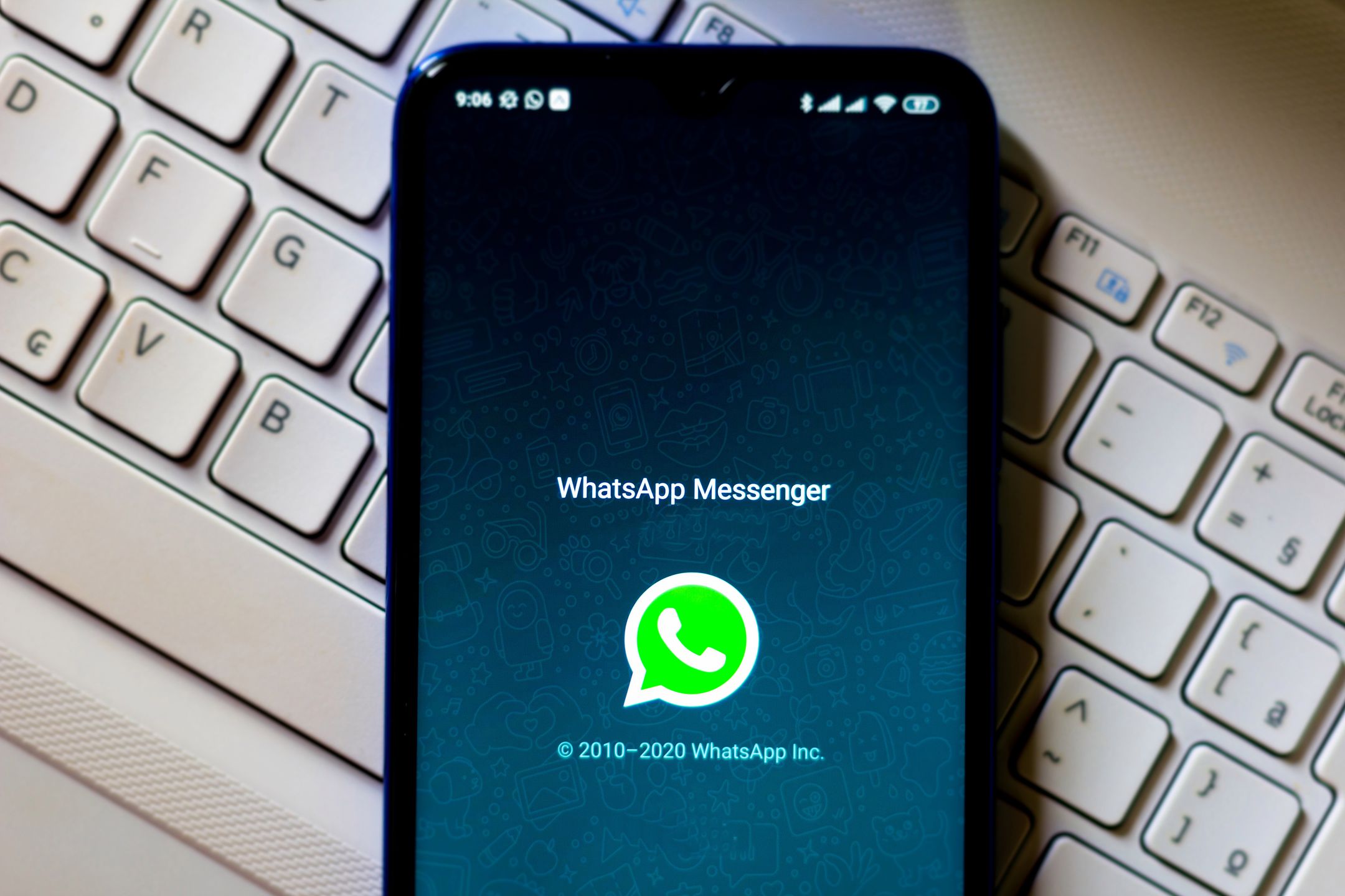 WhatsApp z możliwością logowania na wielu urządzeniach. Są nowe informacje