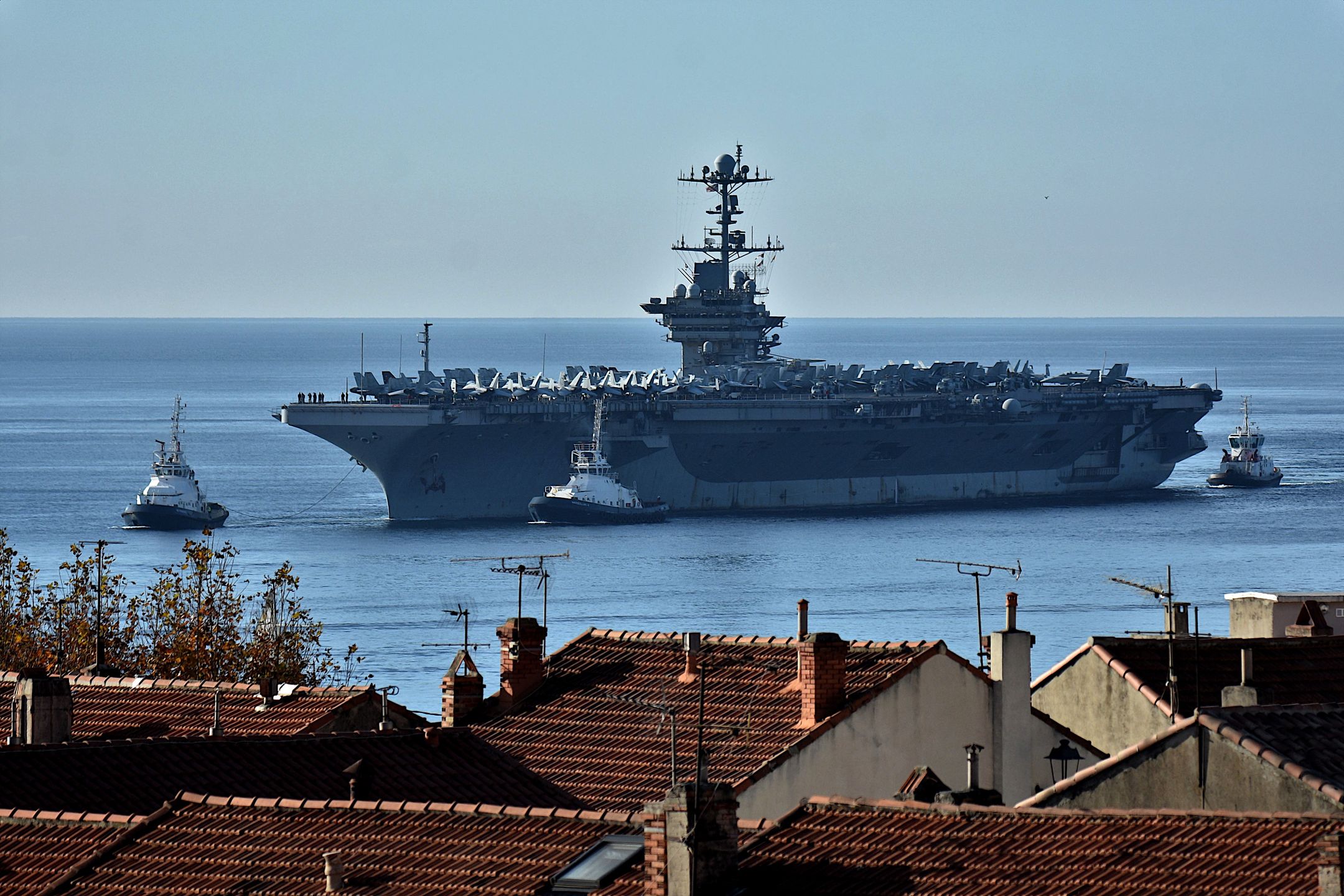 Collision in the Mediterranean: US aircraft carrier and Panamanian ship ...