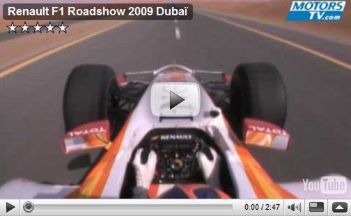 Renault R28 na dubajskiej autostradzie