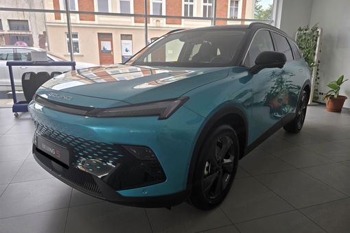 BAIC Beijing 7 2025. Wersje, silniki, ceny. Co można kupić?