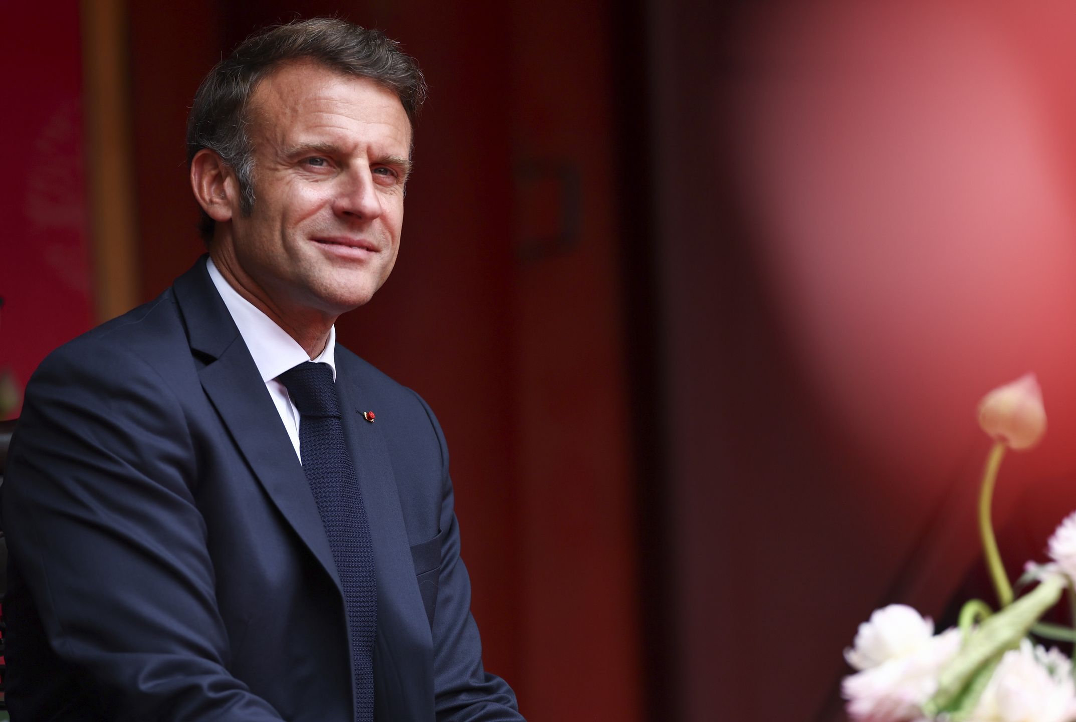 Macron urges clear deadline for Russia amid Trump's outrage