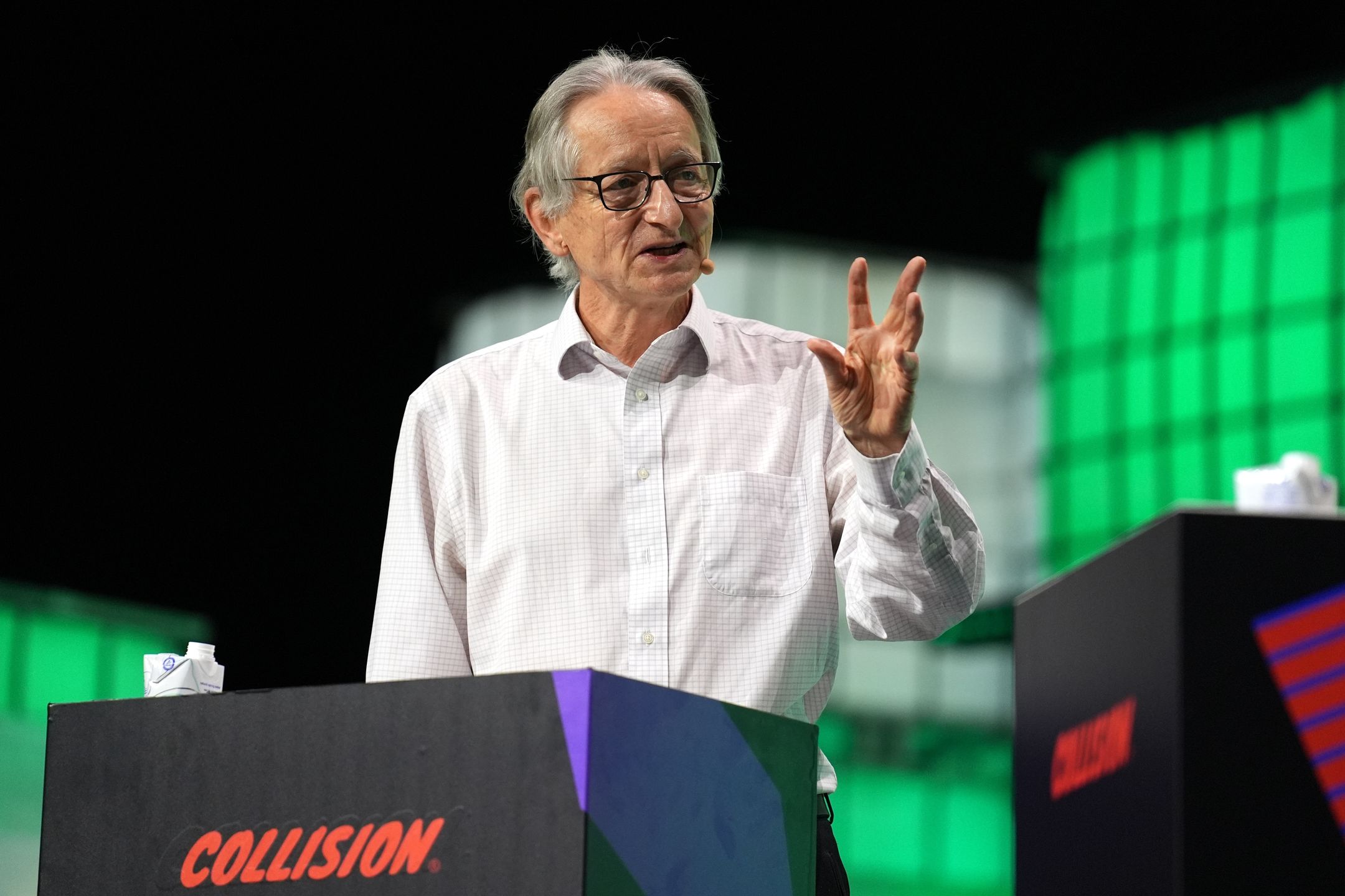 AI's existential risk: Godfather Hinton calls for regulation