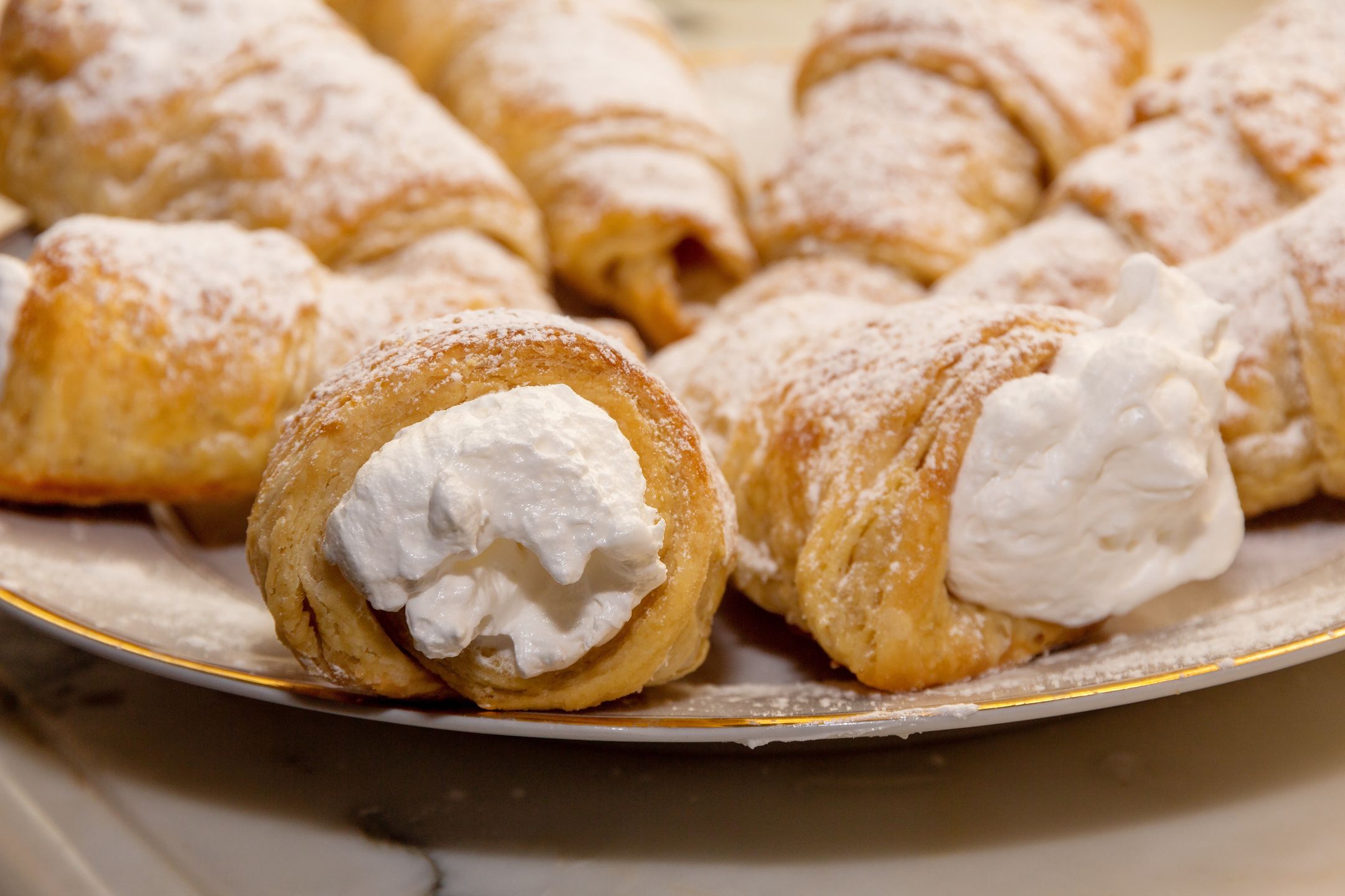 Cream-filled pastry tubes: A timeless delight rediscovered