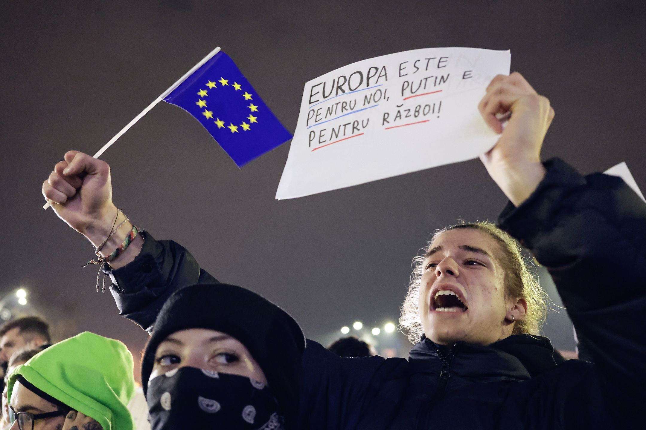 Romanian court orders recount as far-right candidate leads Romanian court orders recount as far-right candidate leads