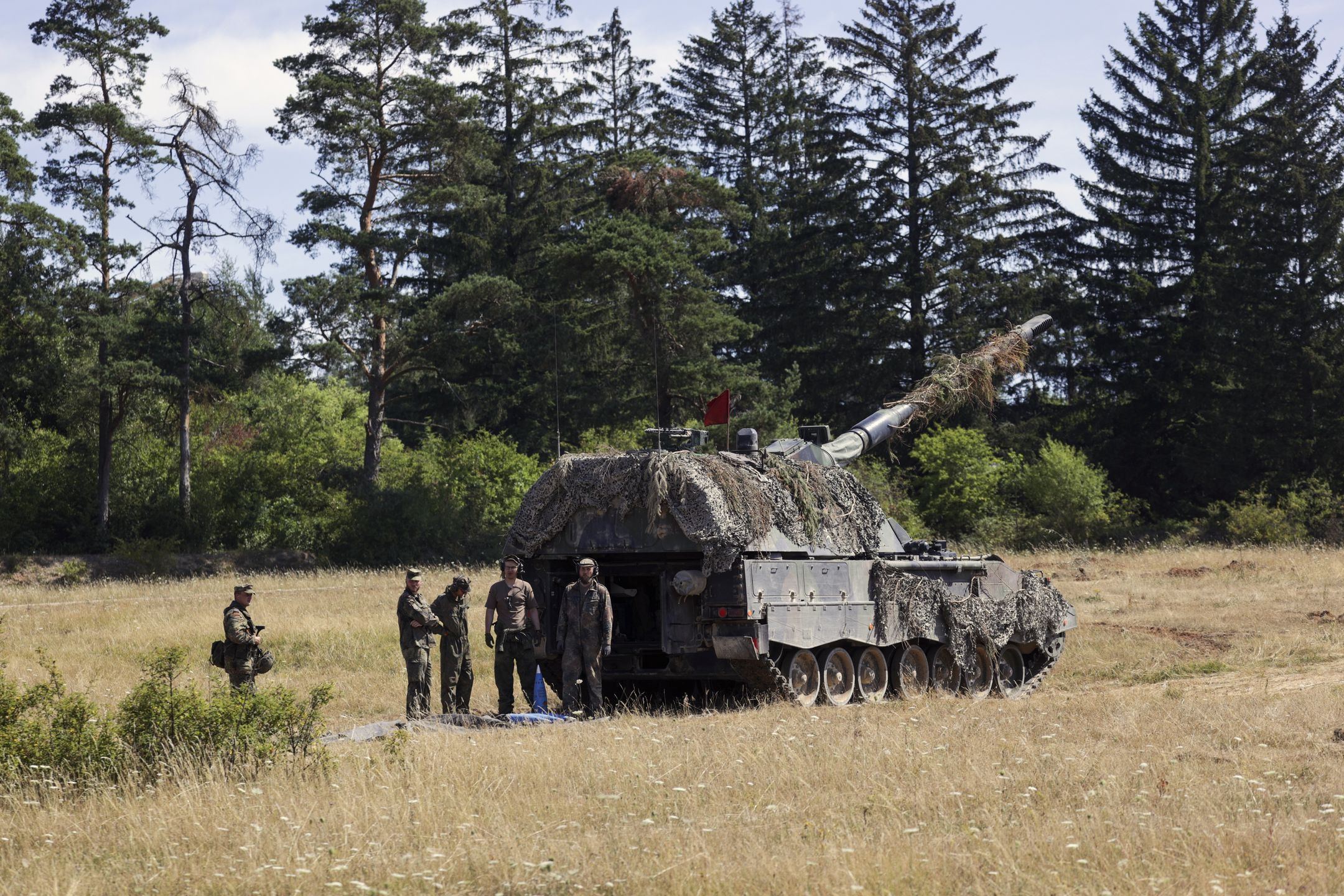Tym strzela PzH 2000. Są to ekonomiczne pociski DM121.