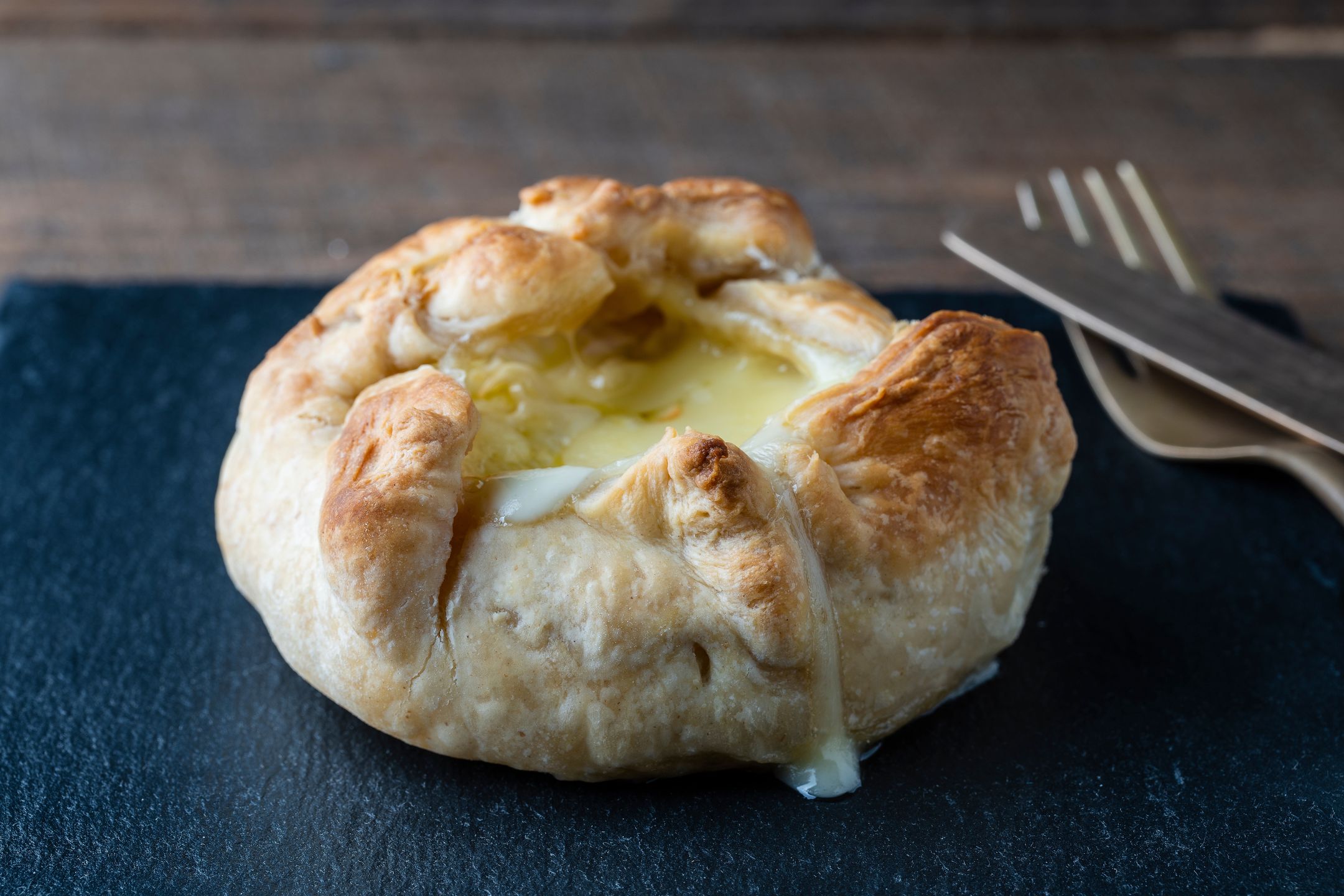 Easy elegance: Baked camembert in puff pastry delights