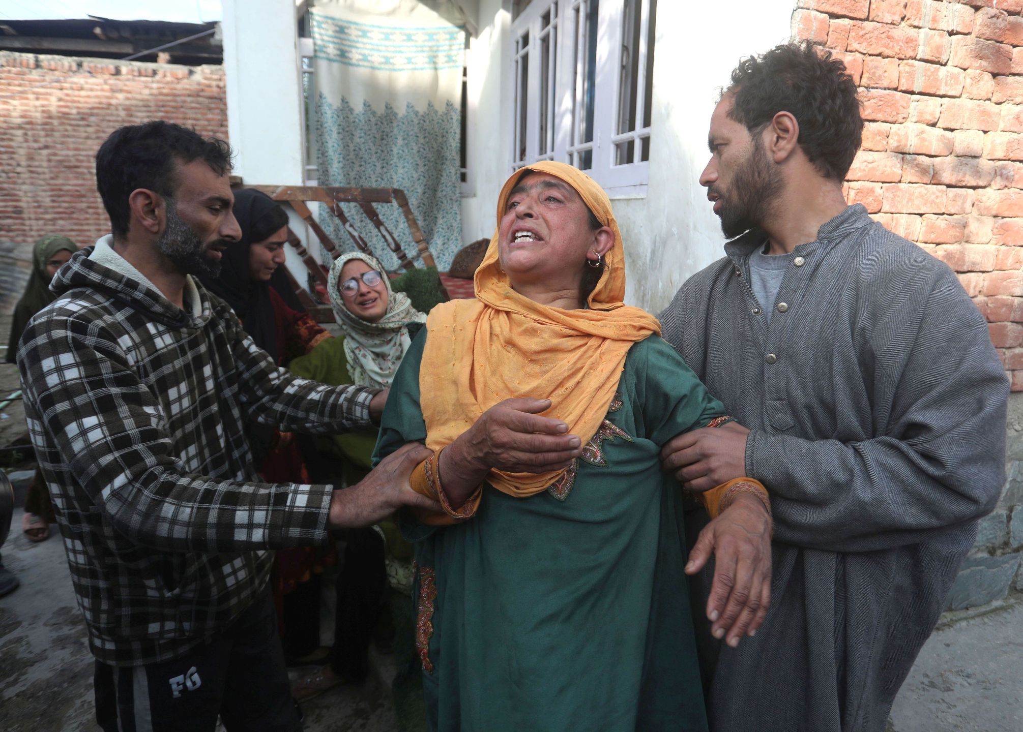 India-Pakistan tensions rise as Kashmir conflict escalates