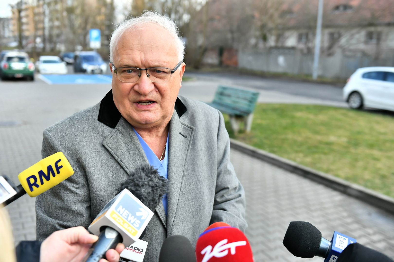 Koronawirus w Polsce. Prof. Krzysztof Simon uspokaja ws. SARS-Cov-2 Koronawirus w Polsce. Prof. Krzysztof Simon uspokaja ws. SARS-Cov-2