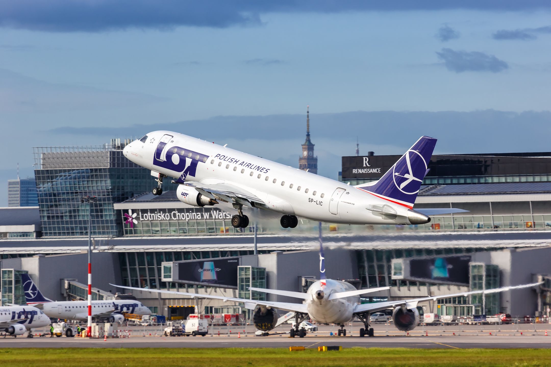 Najlepsze linie lotnicze 2025. LOT zdobył kilka nagród