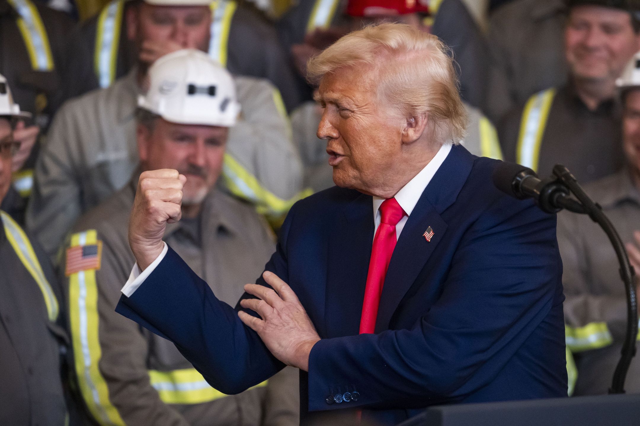 Trump courts business amidst EU tariff retaliation