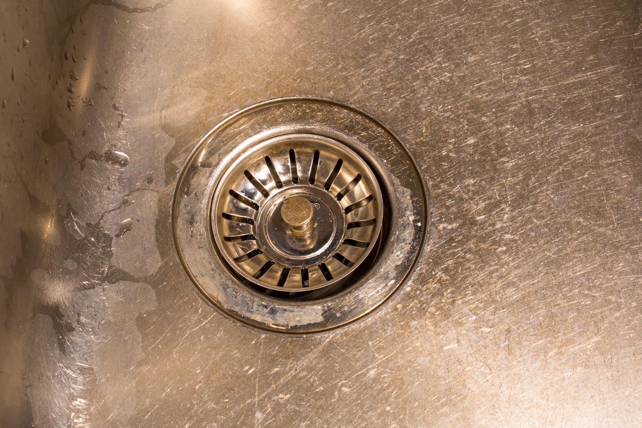 Simple tricks to keep your kitchen sink clog-free