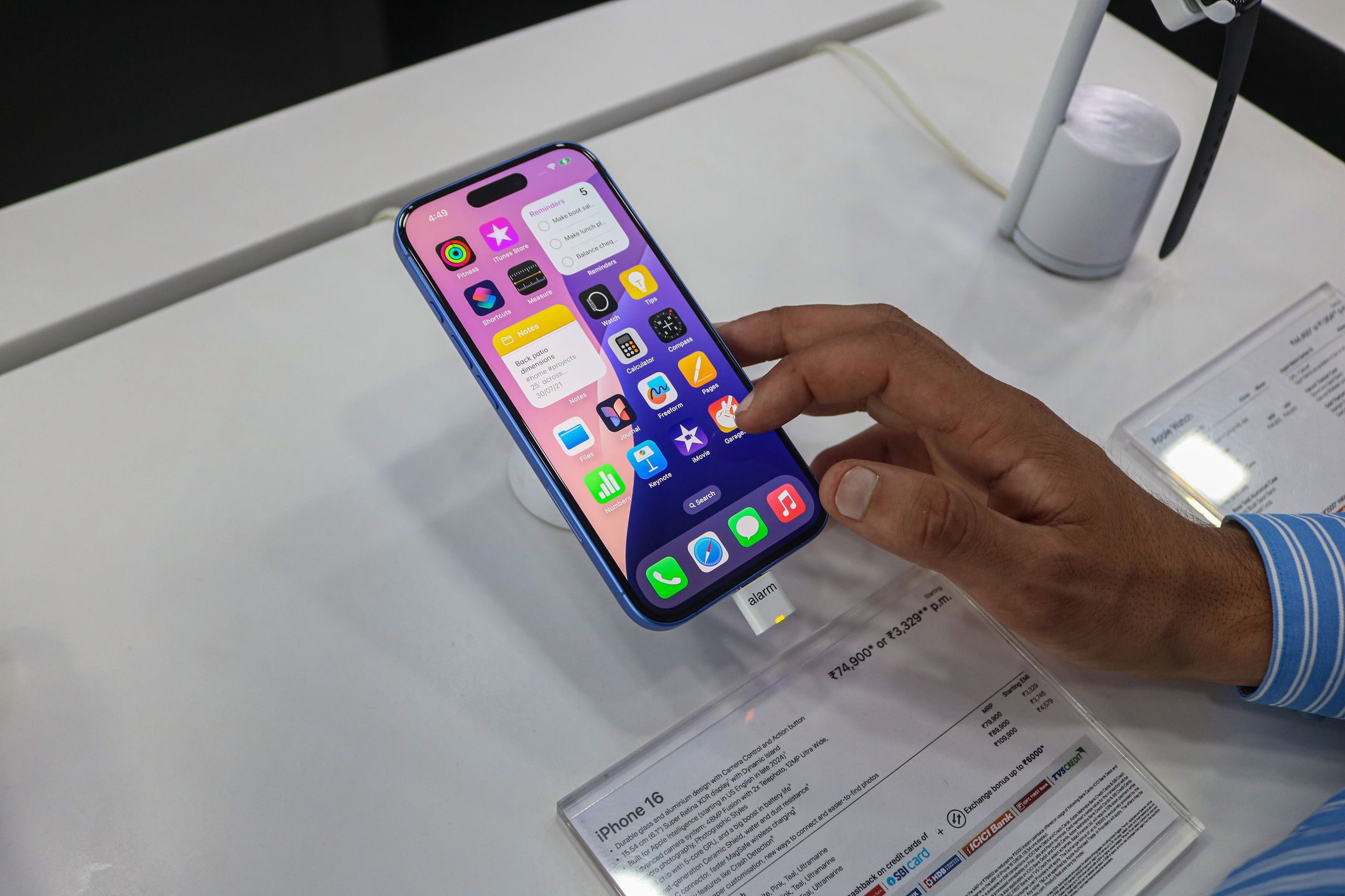 Apple's new AI update: Create and customize friend images