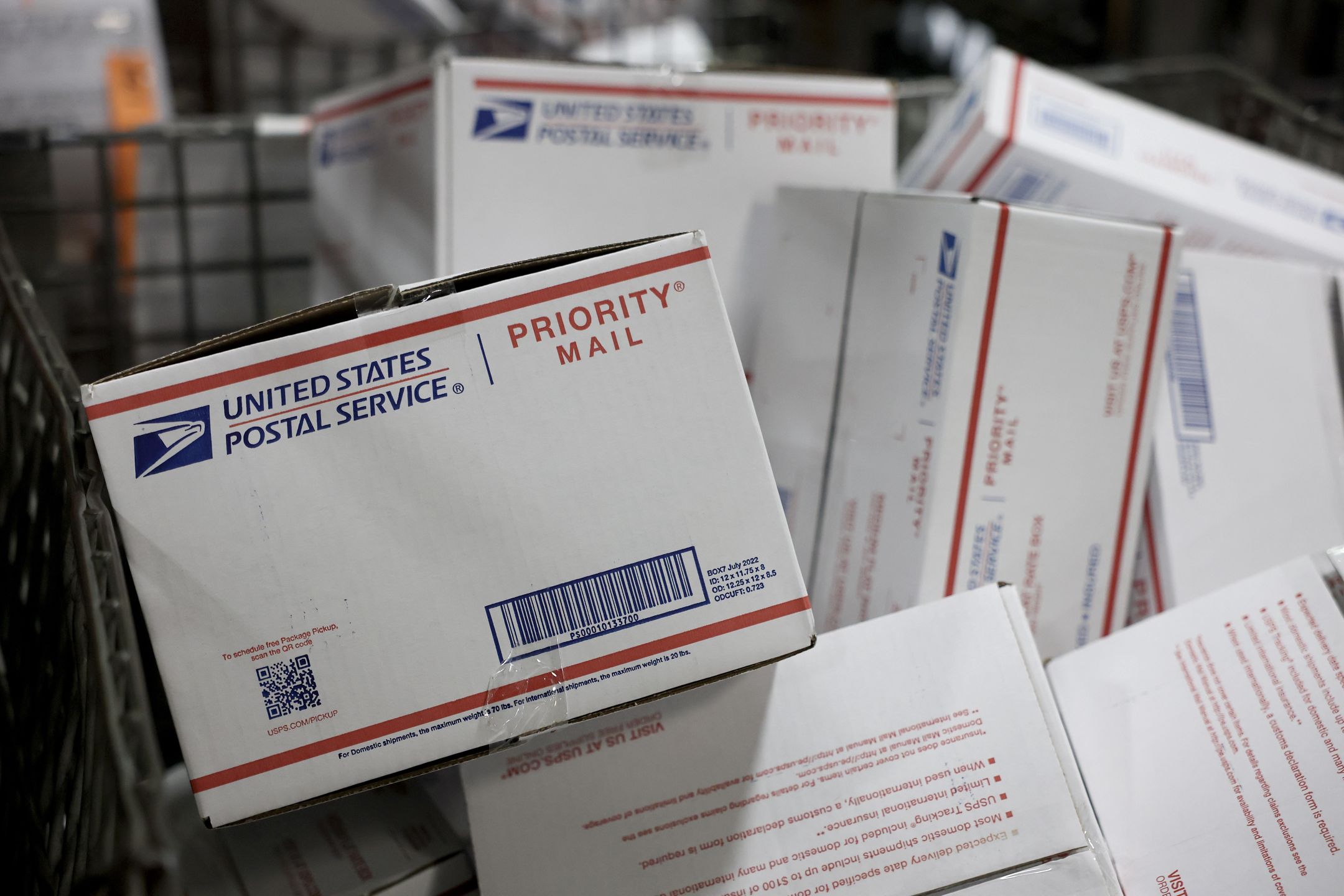USPS halts China parcels amid trump tariff tensions