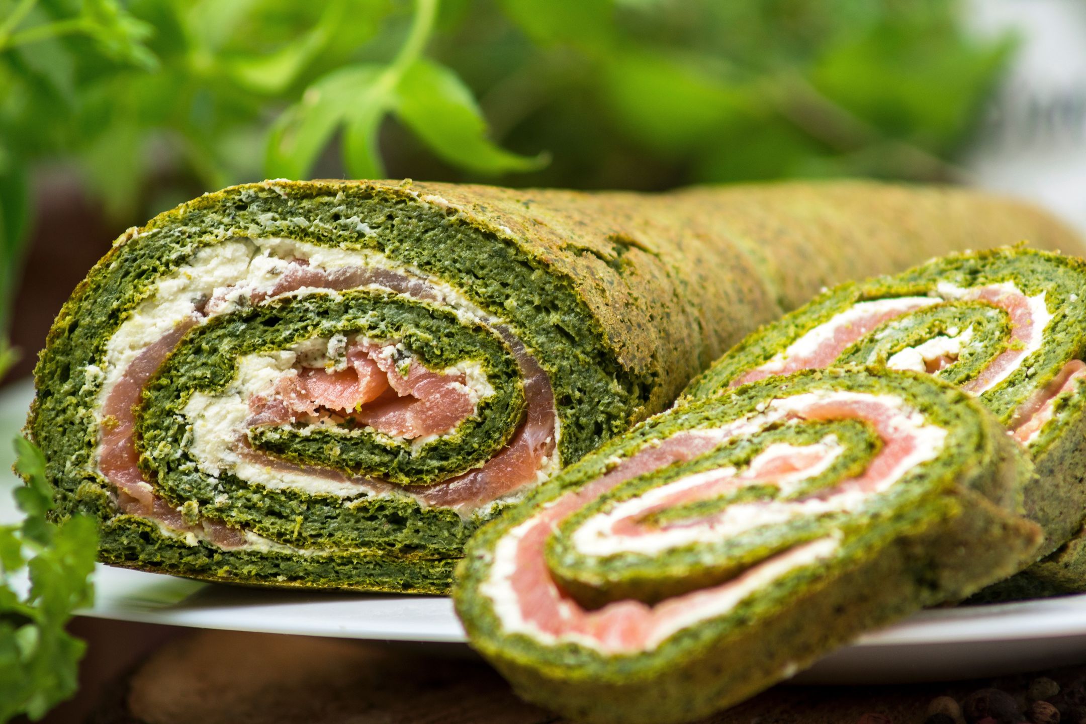 Spinach roulade with a horseradish twist is party-perfect