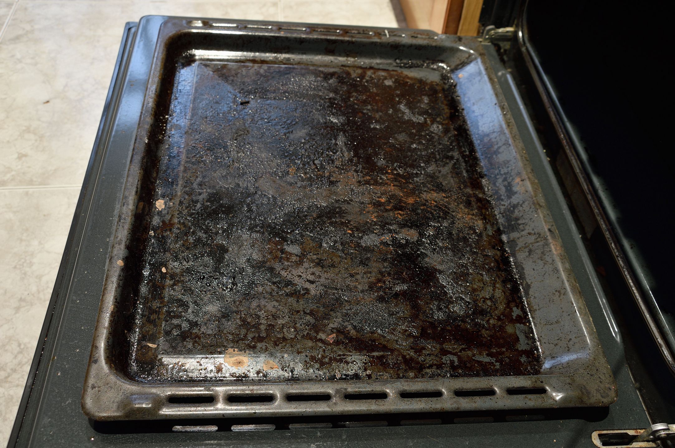 Simple tricks to restore your baking sheet to shiny new