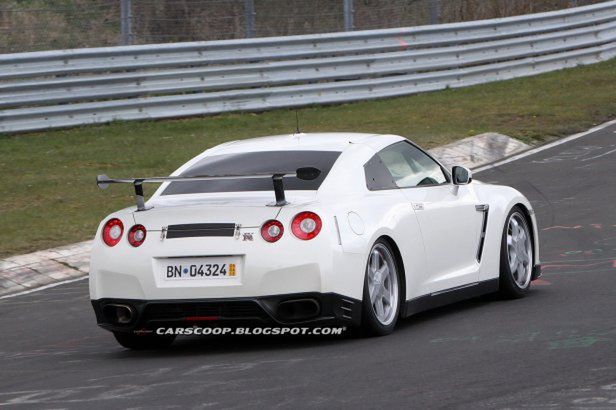 Seryjny Nissan GT-R (R35) na 24h Nürburgring!