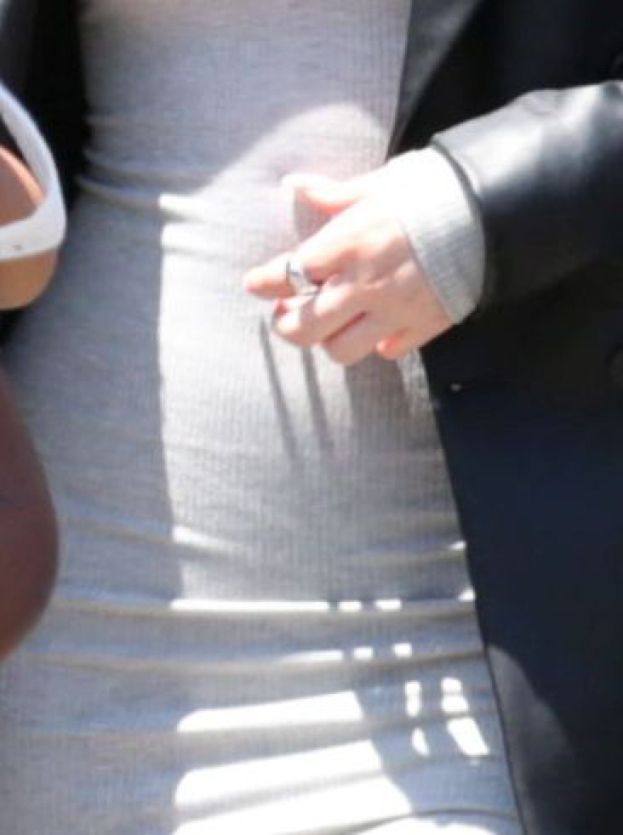 Kylie Jenner jest W DRUGIEJ CIĄŻY? (FOTO) - PUDELEK Kylie Jenner jest W DRUGIEJ CIĄŻY? (FOTO) - PUDELEK