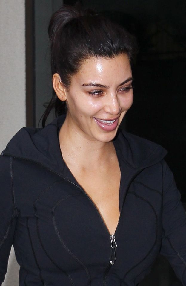 Kim Kardashian BEZ MAKIJAŻU! (FOTO) - PUDELEK Kim Kardashian BEZ MAKIJAŻU! (FOTO) - PUDELEK