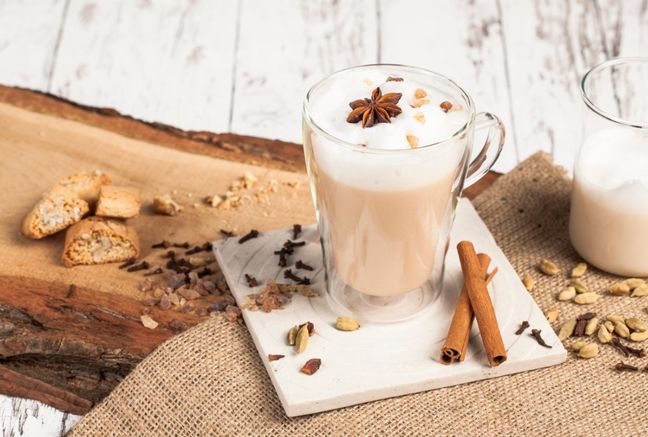 Chai latte - czym różni się od zwykłej kawy? Jak ją przygotować? | WP ...