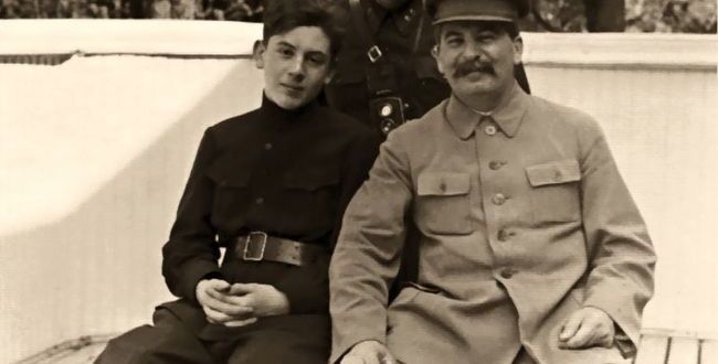 Wasilij Stalin - tragiczne życie syna dyktatora